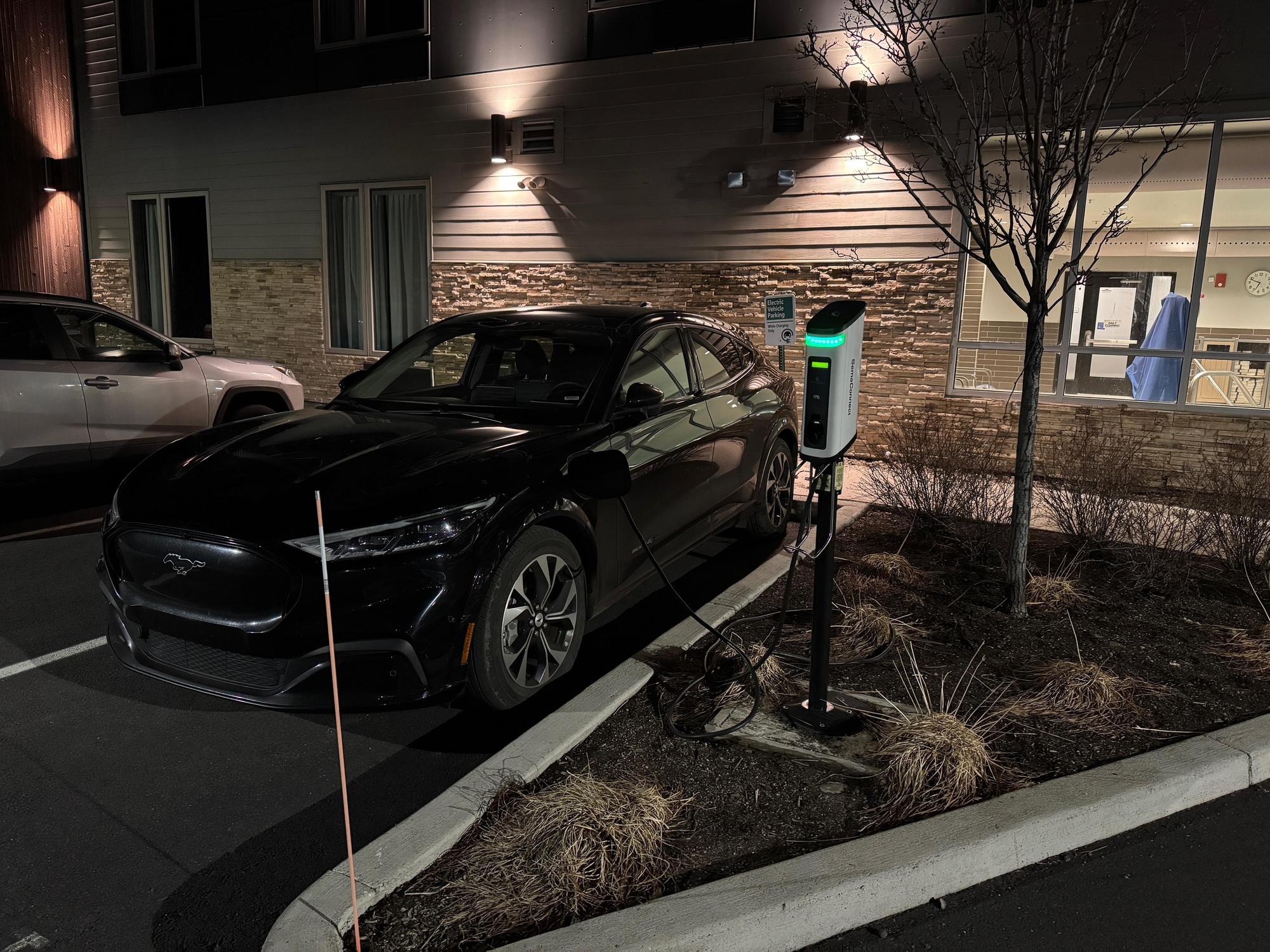 Best Western Peppertree Inn | Bend, OR | EV Station