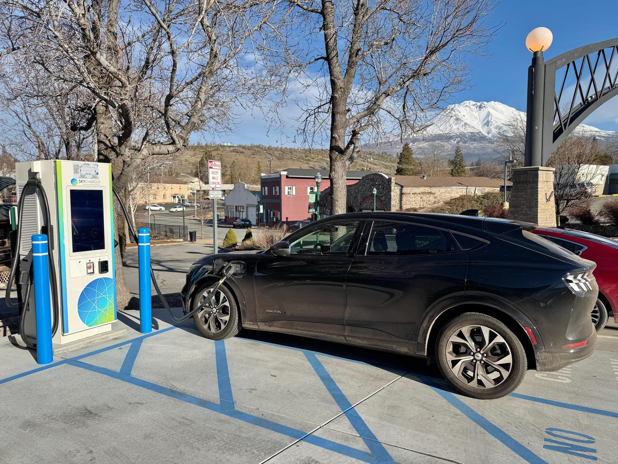 Handy Stop Patriot | Weed, CA | EV Station
