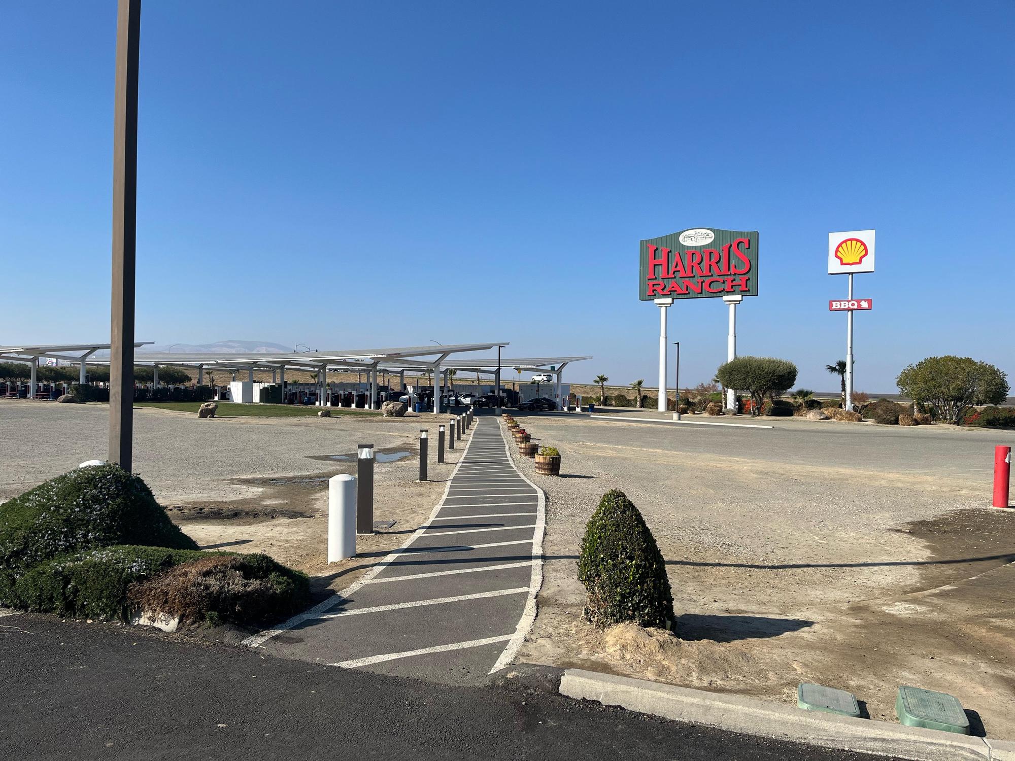 Harris Ranch Inn & Restaurant (2) | Coalinga, CA | EV Station