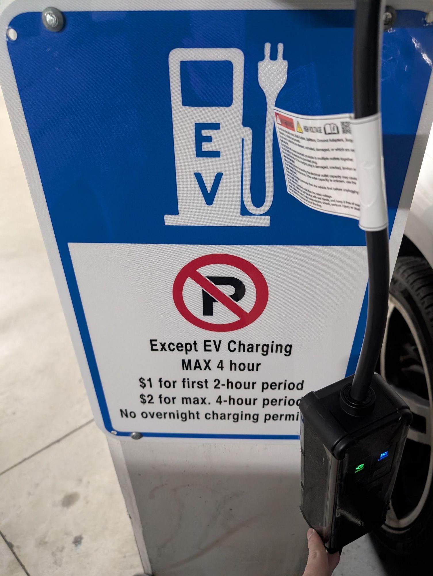 City Centre Coquitlam Public Library | Coquitlam, BC | EV Station