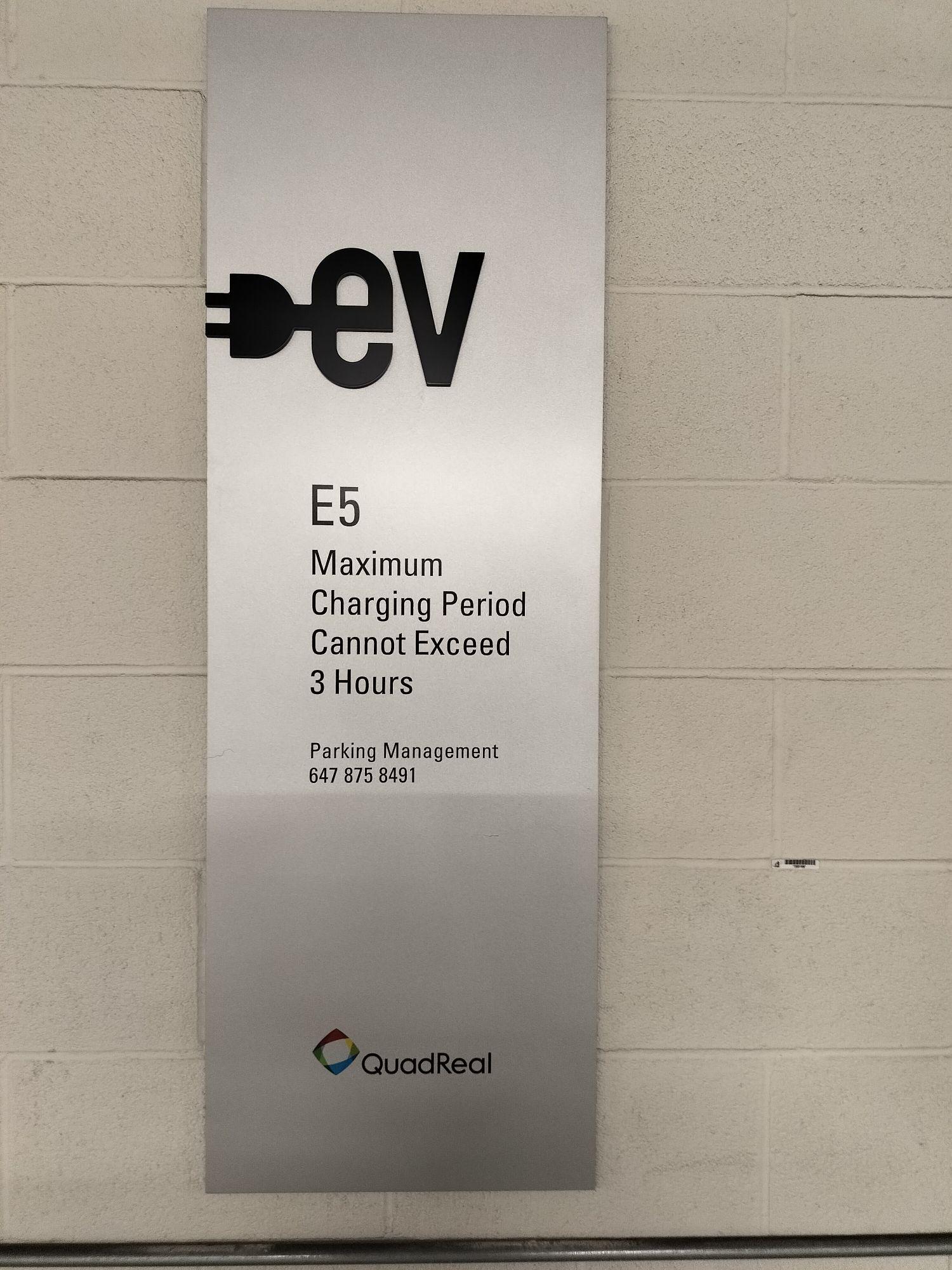 Bremner Tower 120 | Toronto, ON | EV Station