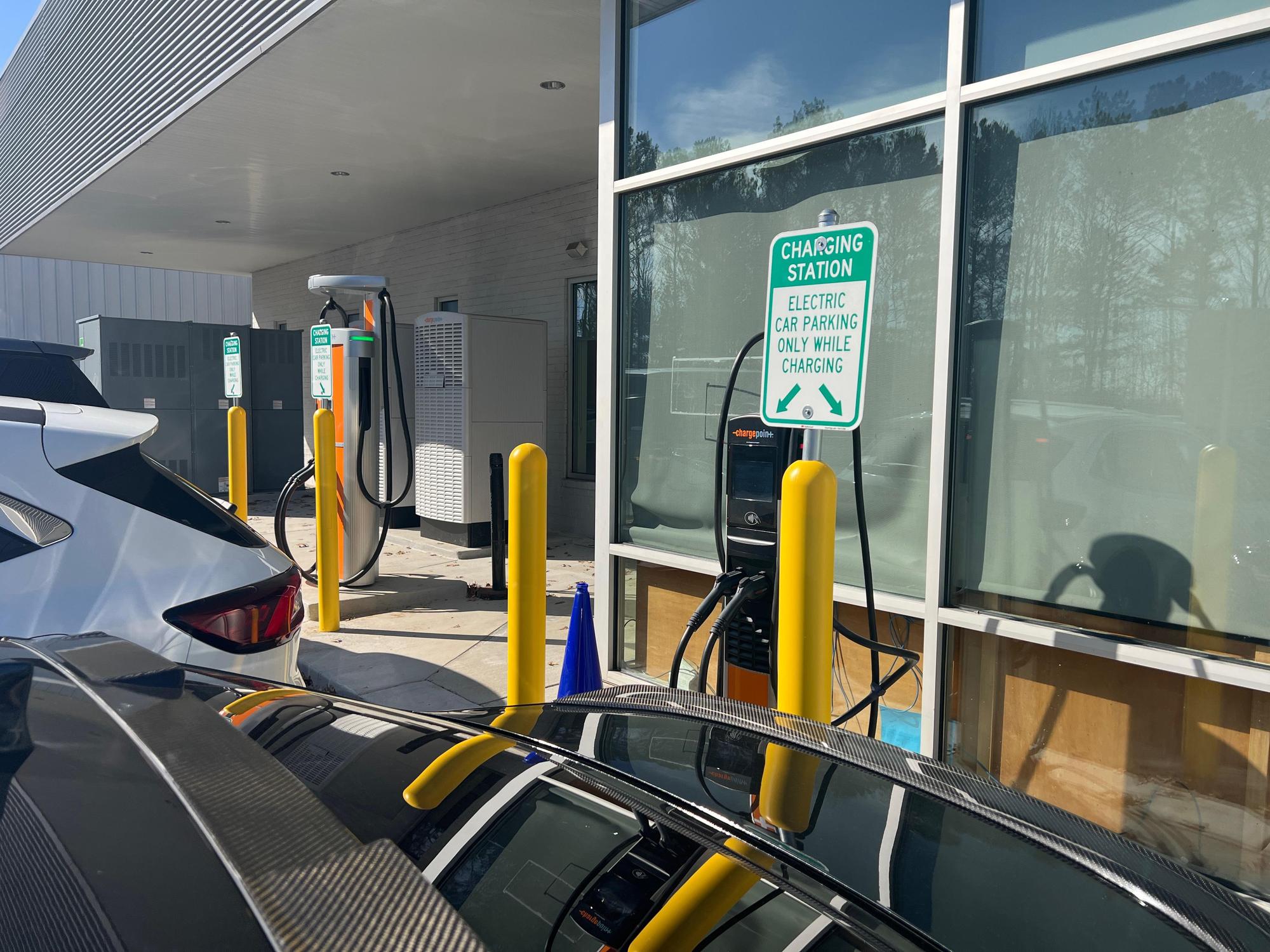 Wade Ford - Showroom | Smyrna, GA | EV Station
