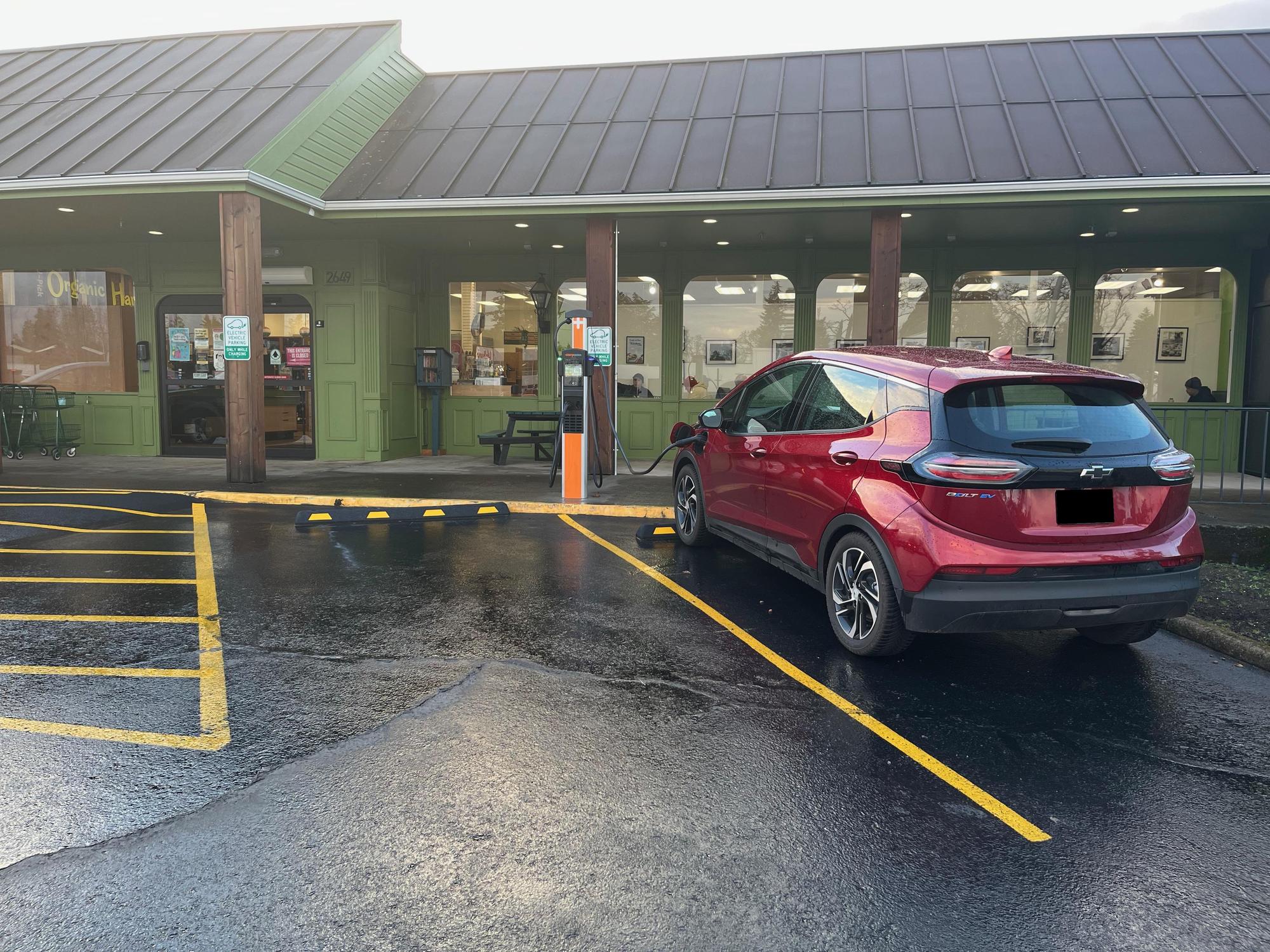 LifeSource Natural Foods | Salem, OR | EV Station