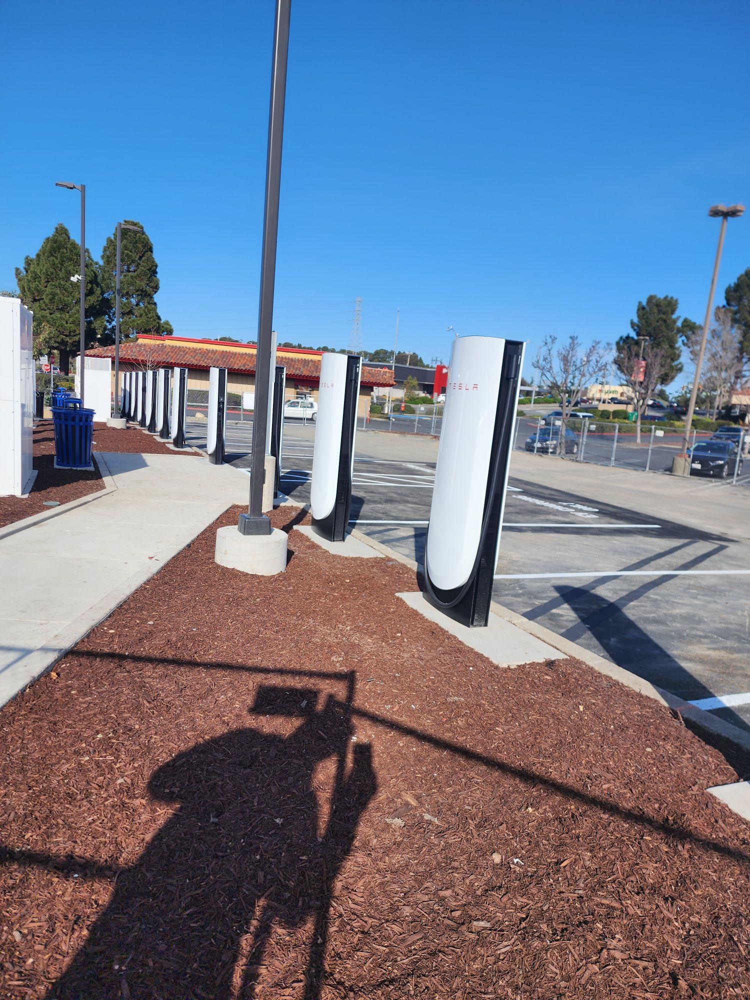 Pinole Vista Shopping Center | Pinole, CA | EV Station