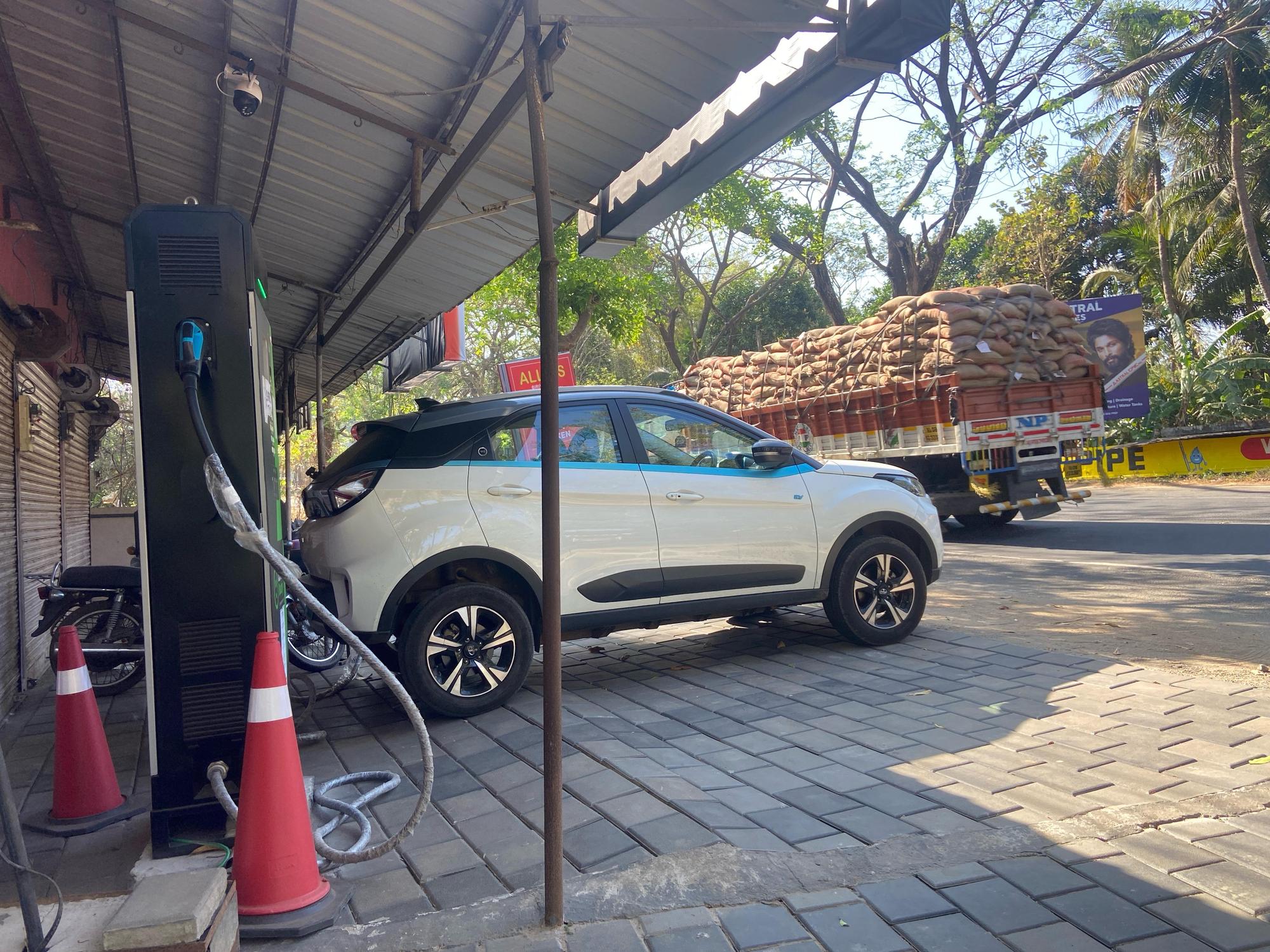 EVee Buddy 60kW EV Charging Station | Lakkidi, KL | EV Station