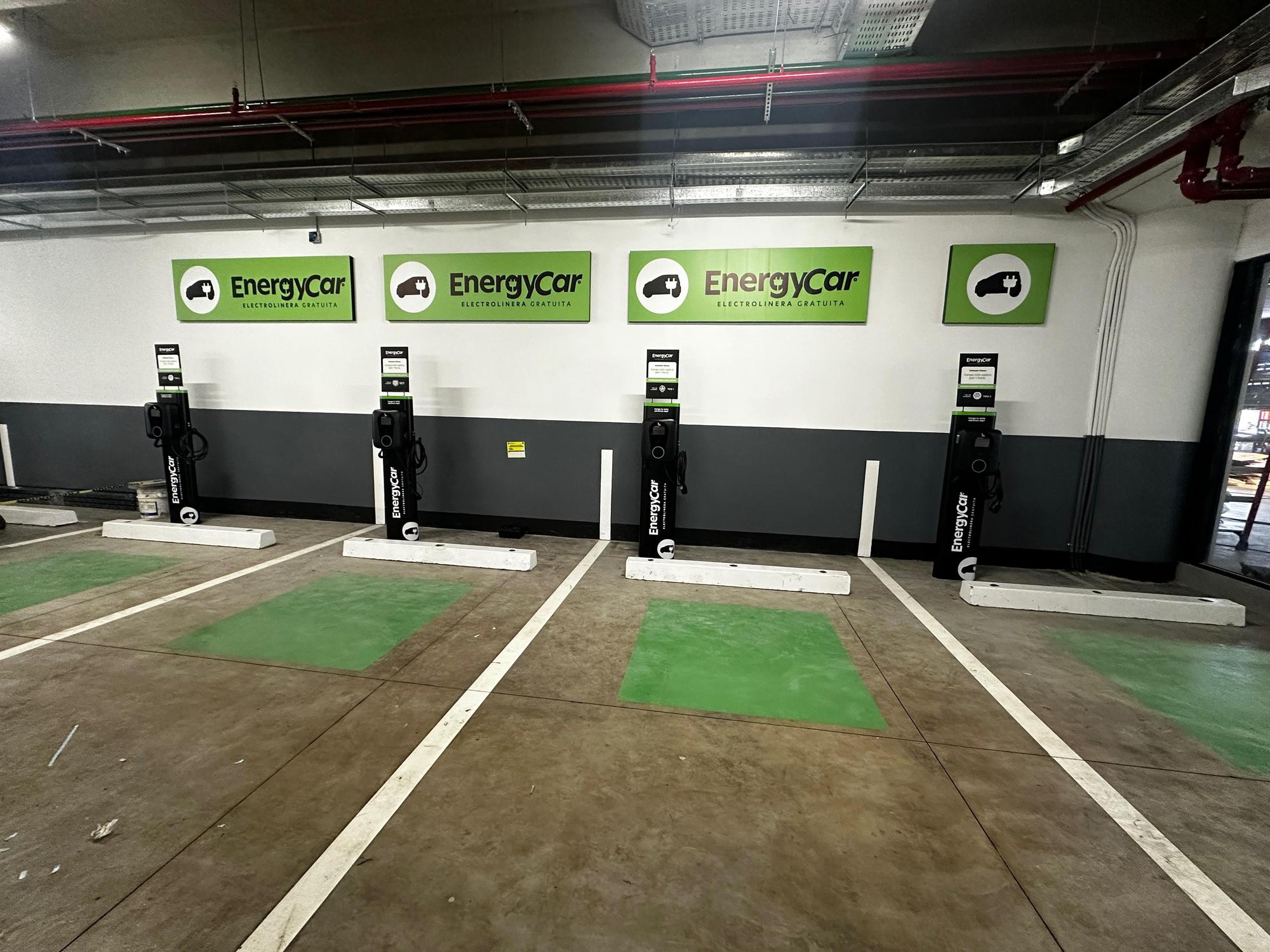 Supermaxi Granda Centeno | Quito, Pichincha | EV Station