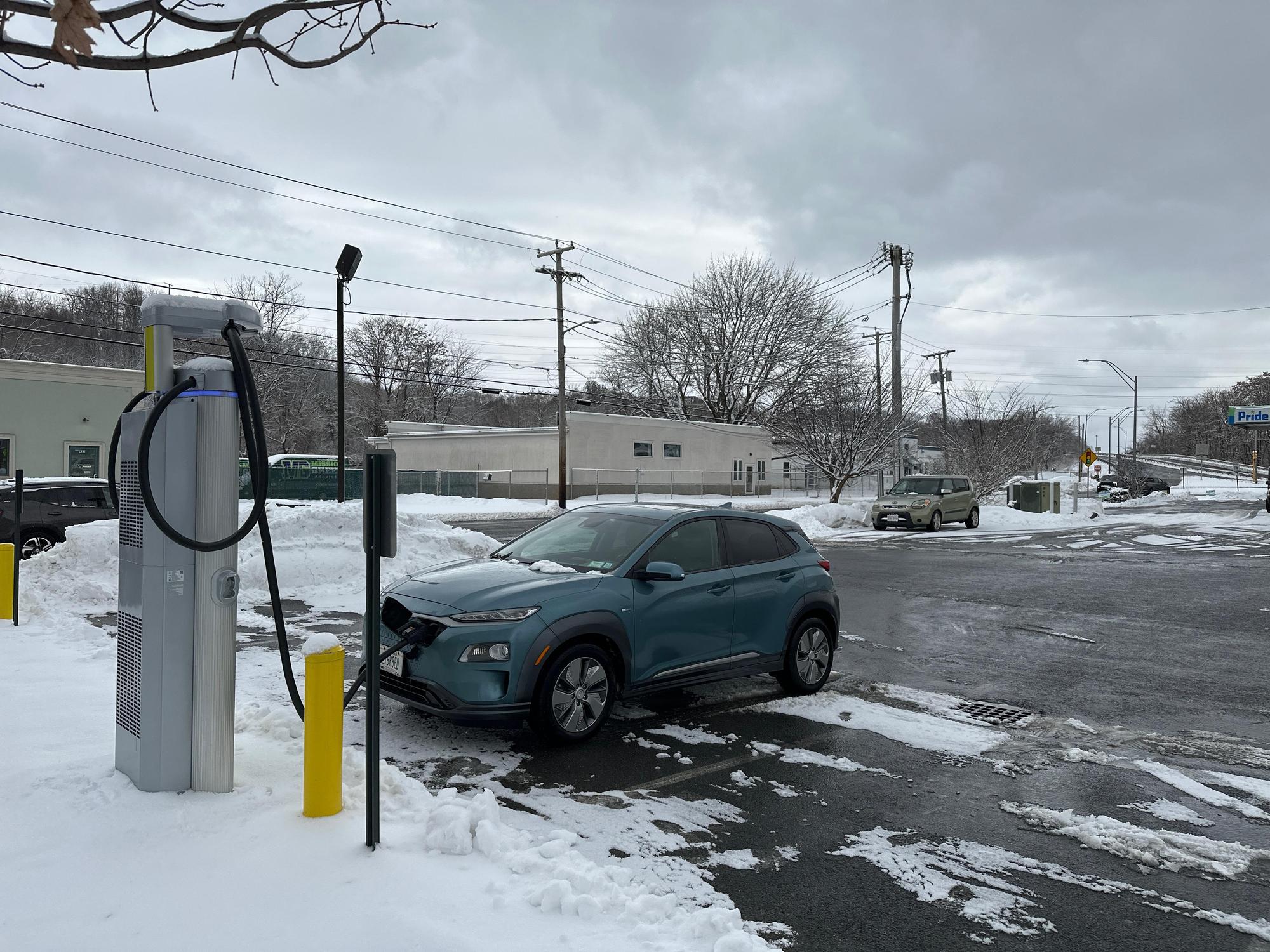 Pride Convenience Store | Chicopee, MA | EV Station