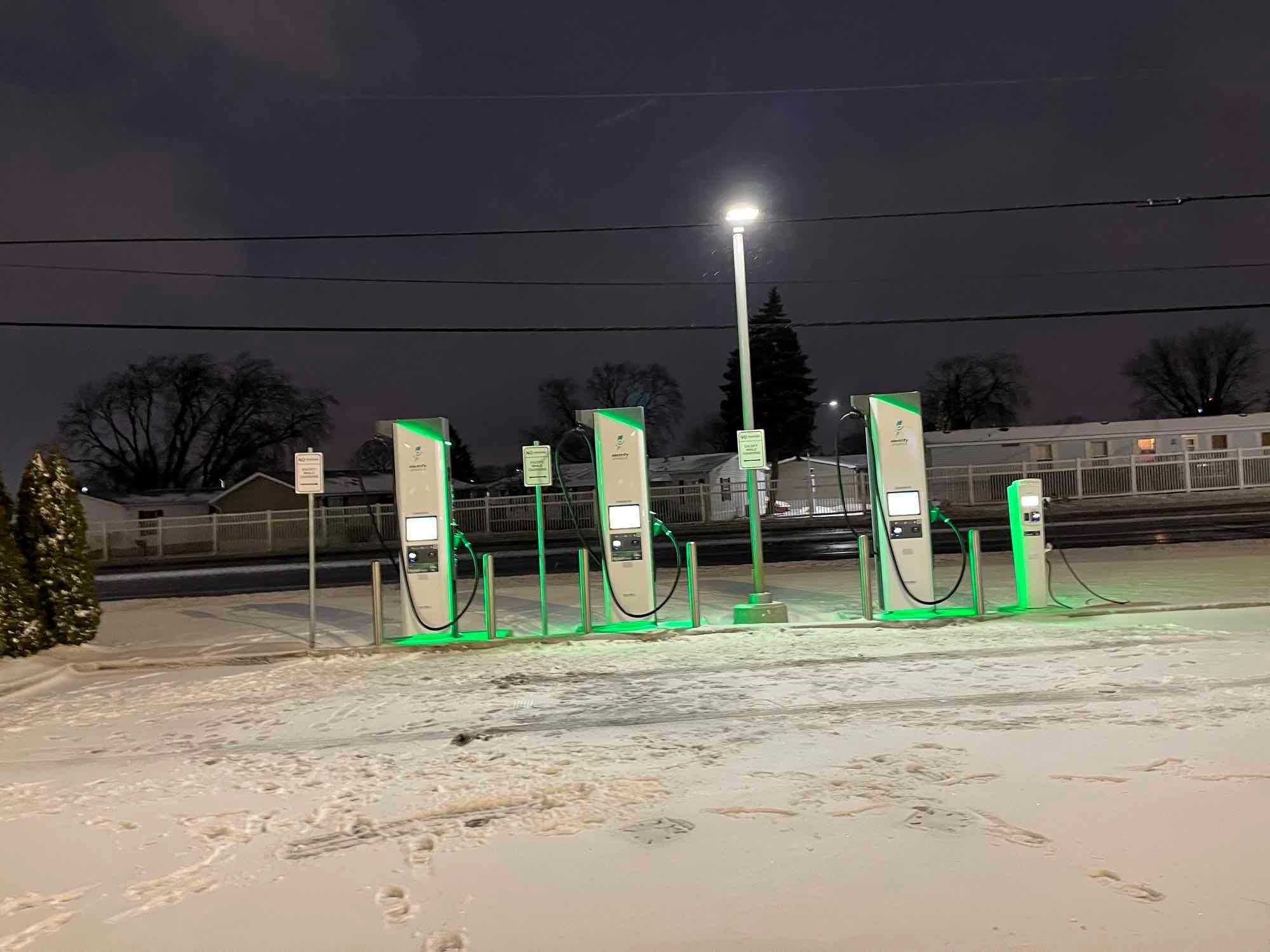 Quarry Shopping Center - Target | Hodgkins, IL | EV Station