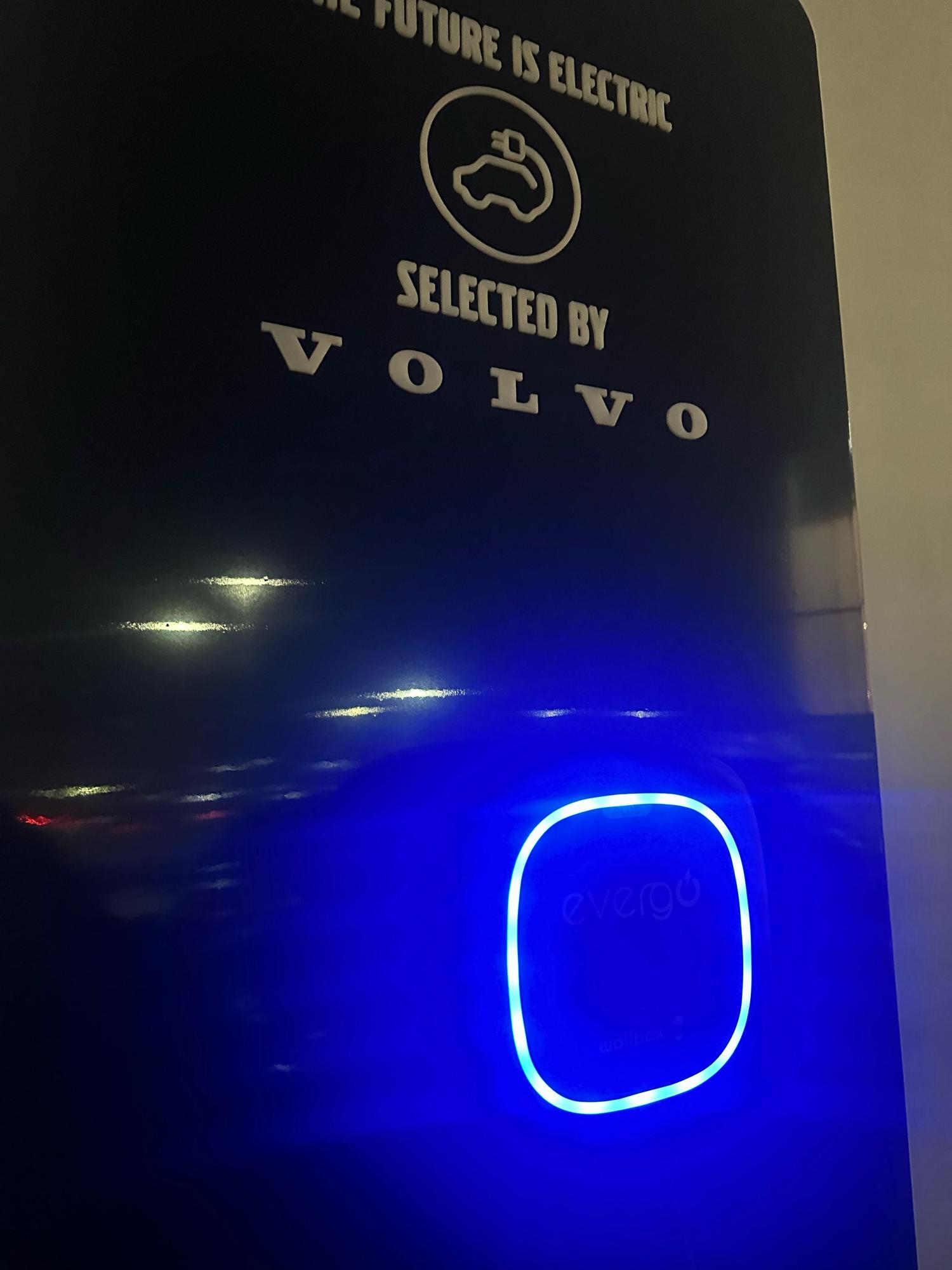 Volvo Cumbres | Monterrey, N.L. | EV Station