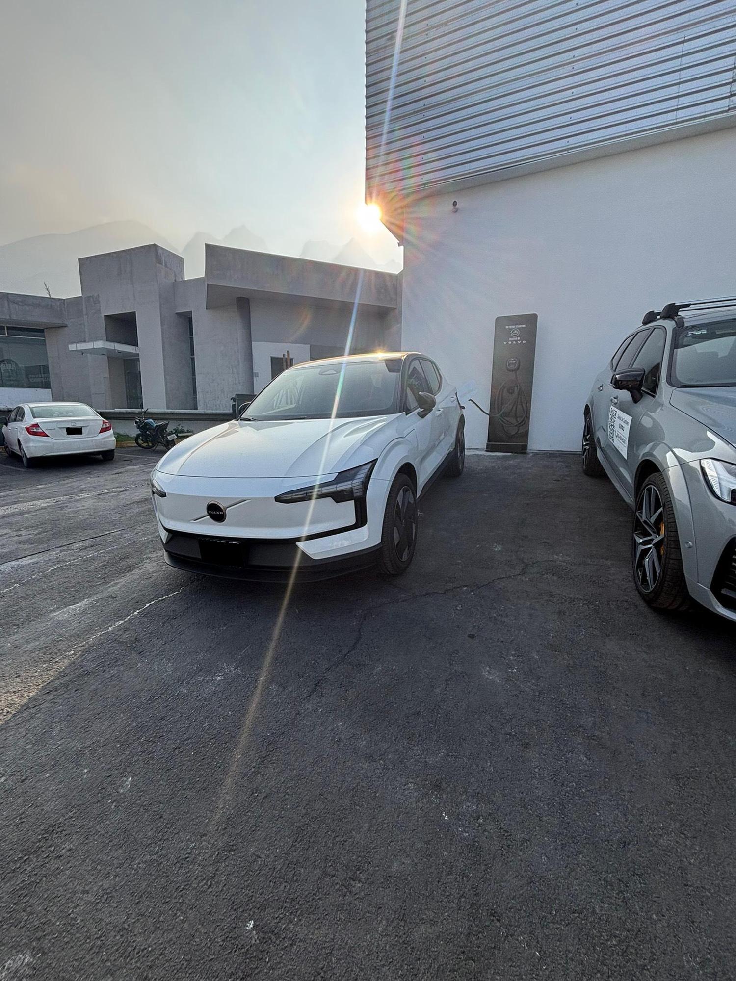 Volvo Cumbres | Monterrey, N.L. | EV Station