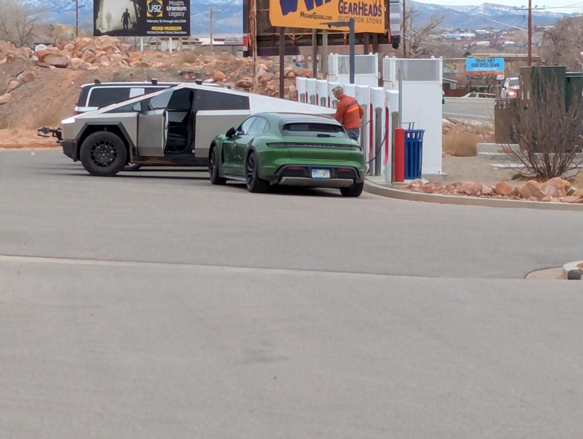 Hyatt Place Moab | Moab, UT | EV Station