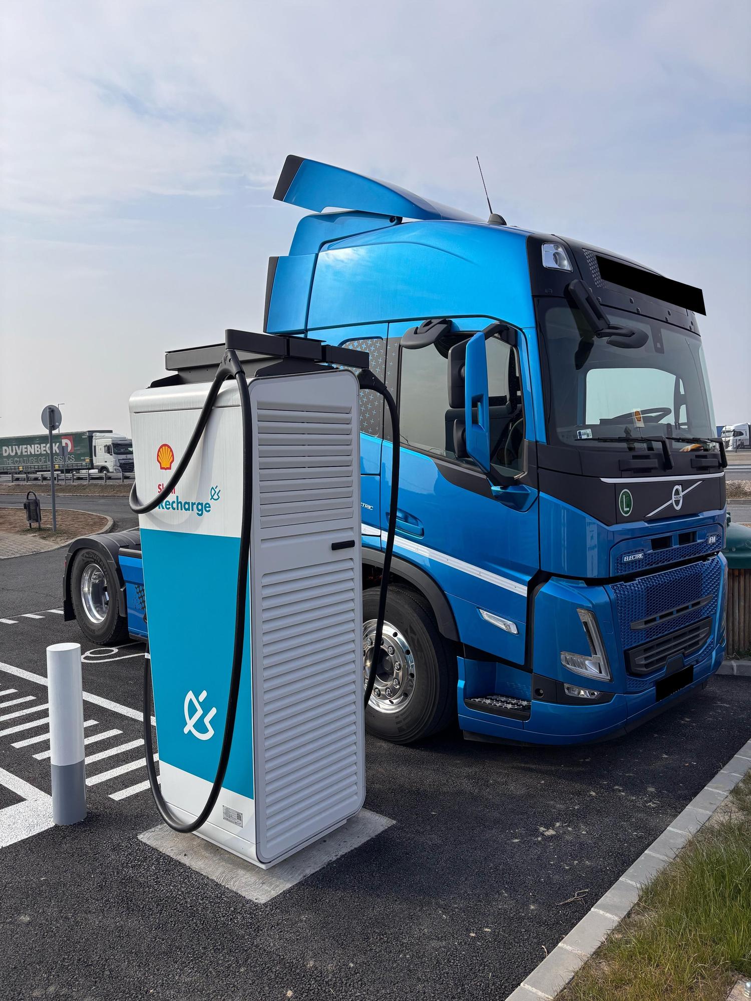 Shell Recharge 300kW | 2/A főút 027/39, 2120, Dunakeszi, HUN | EV Station