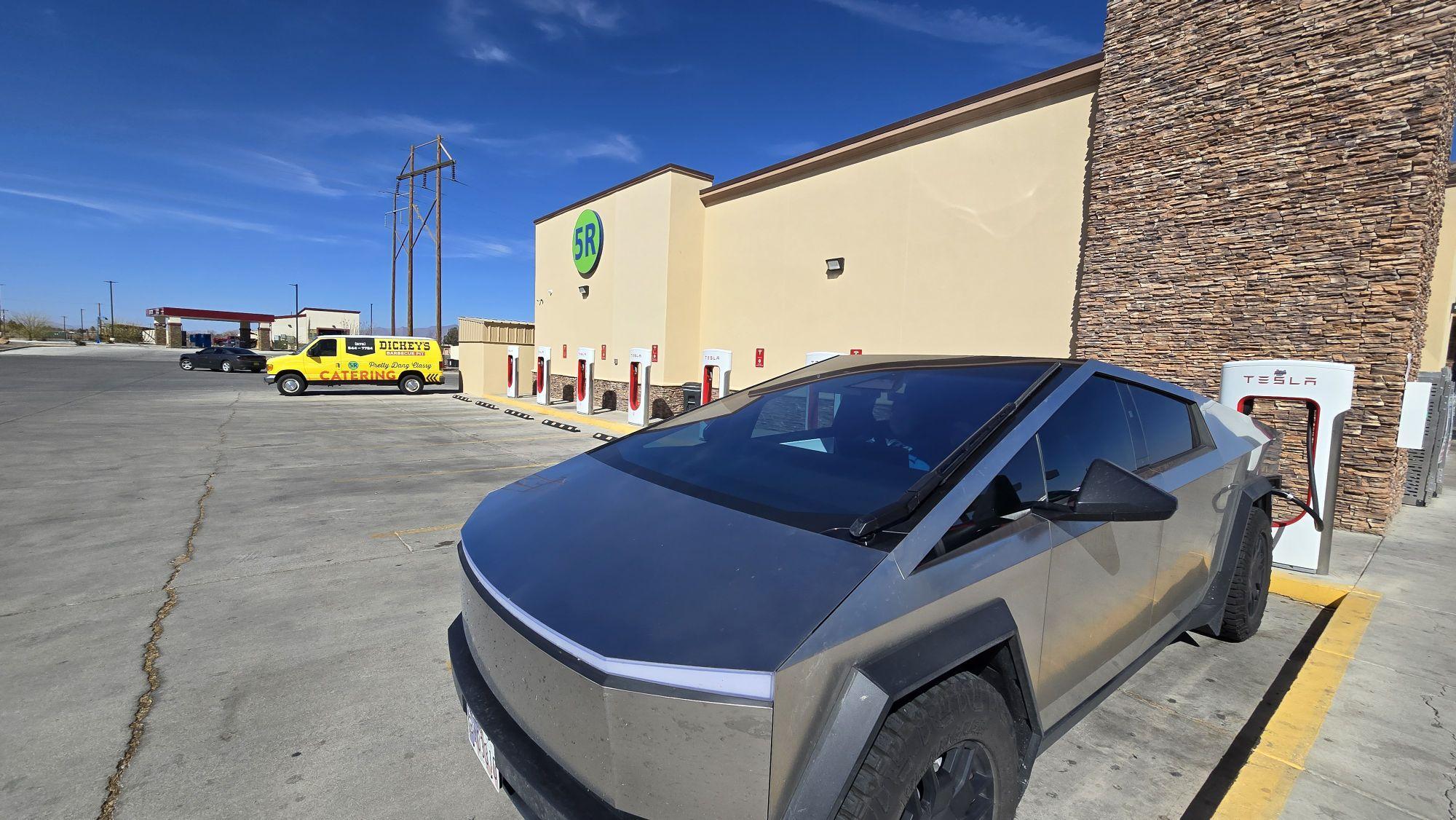 5R Travel Center | Deming, NM | EV Station