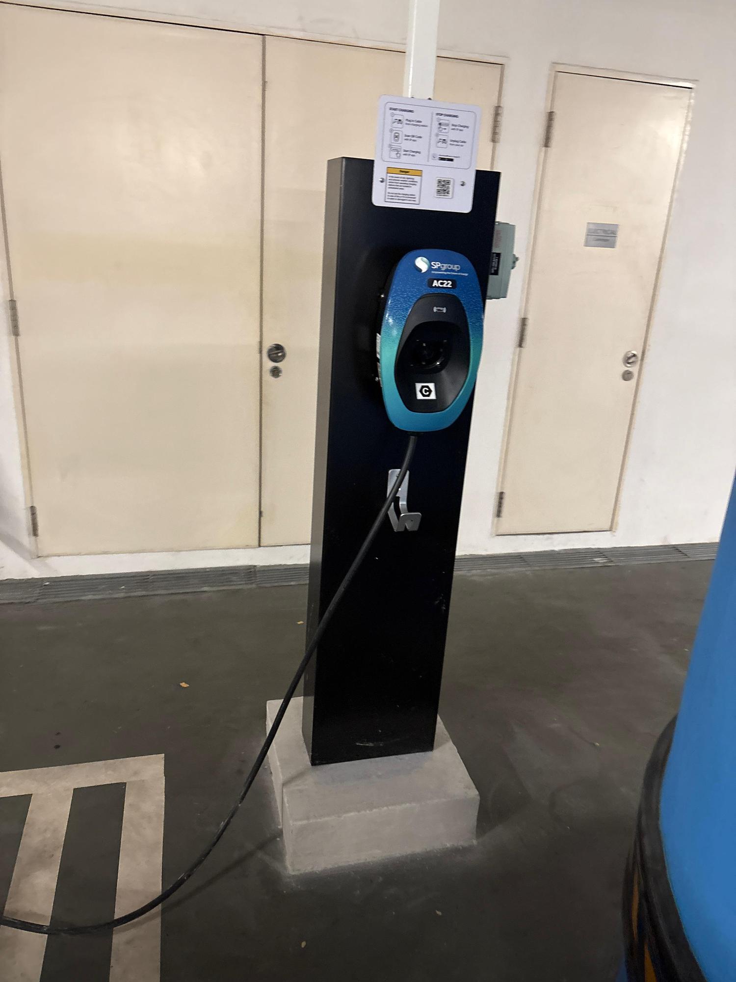 SP: Star Vista | 23 Rochester Park, Singapore 139234 | EV Station