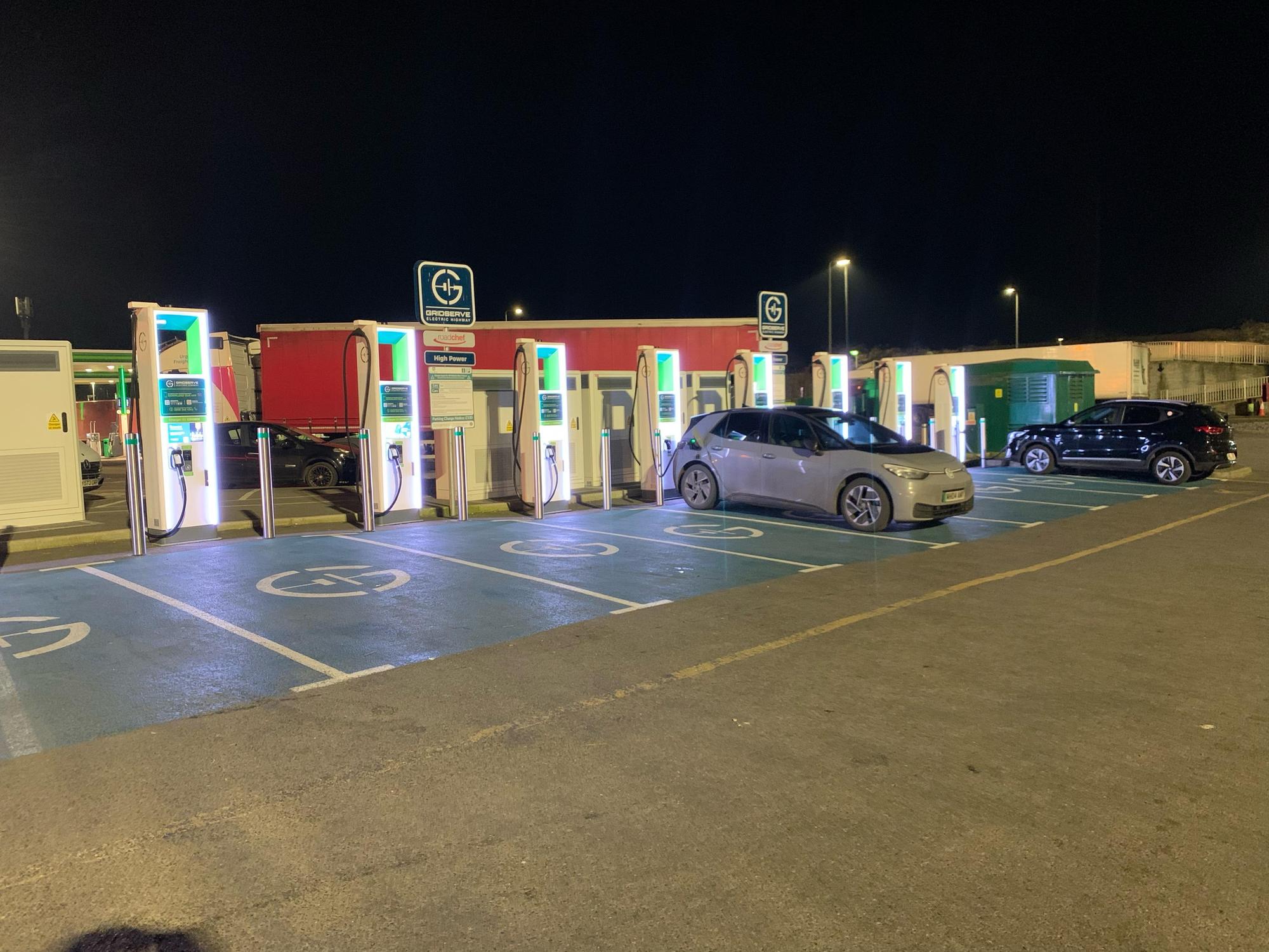 Watford Gap Services Hub Southbound M1 | Roadchef Services, M1 Motorway ...