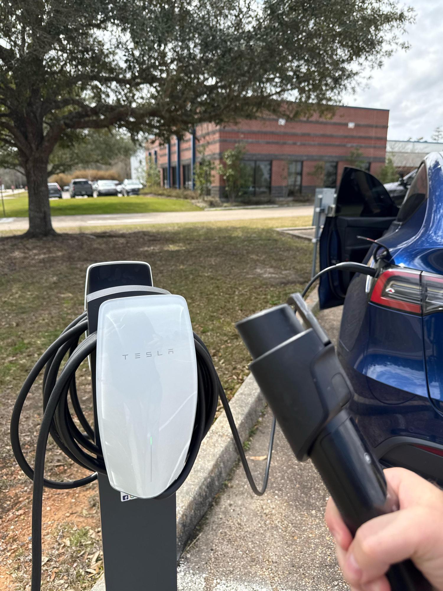 Pelican Park - Castine Center | Mandeville, LA | EV Station