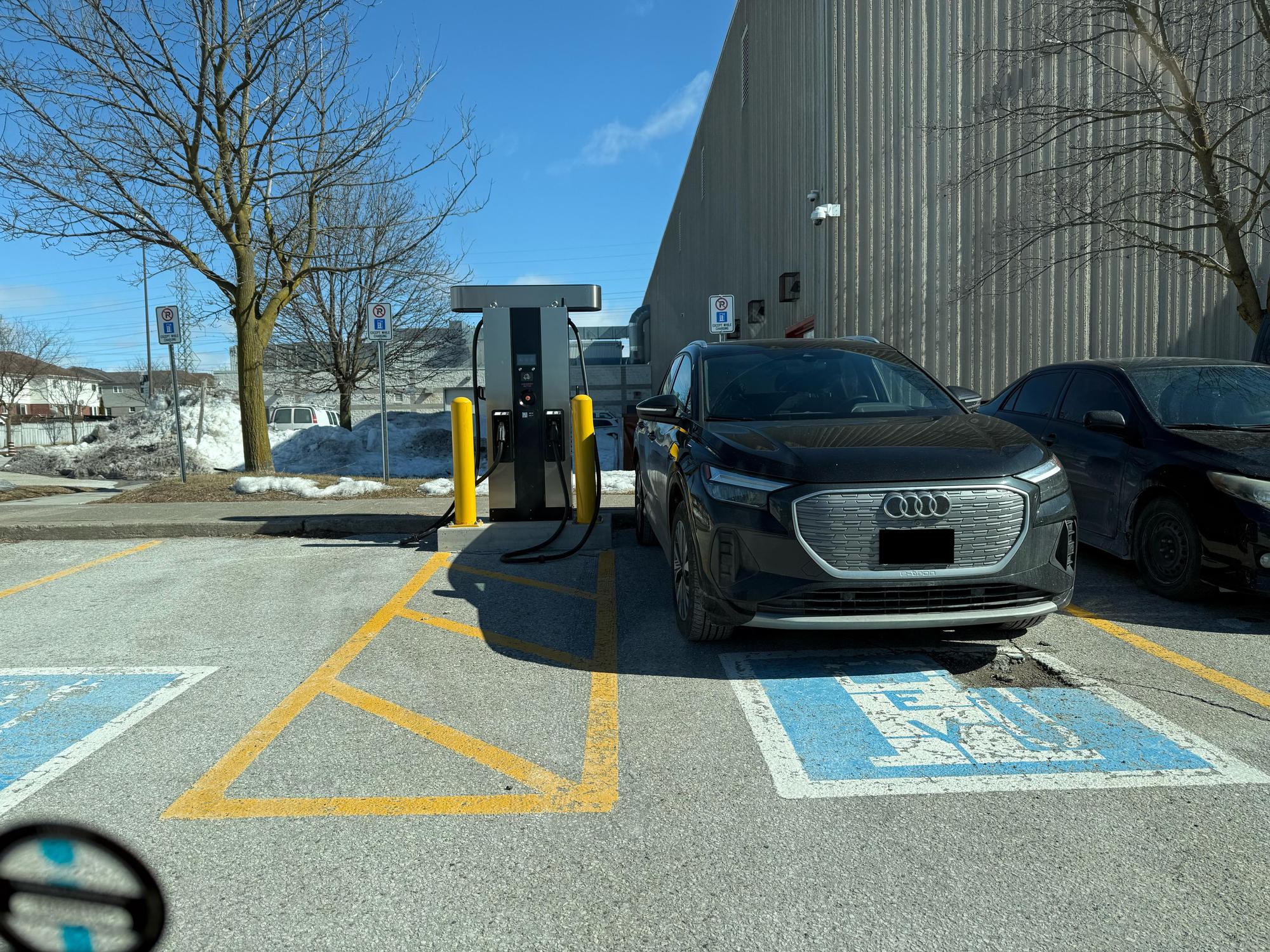 Chestnut Hill Developments Recreation Complex | Pickering, ON | EV Station