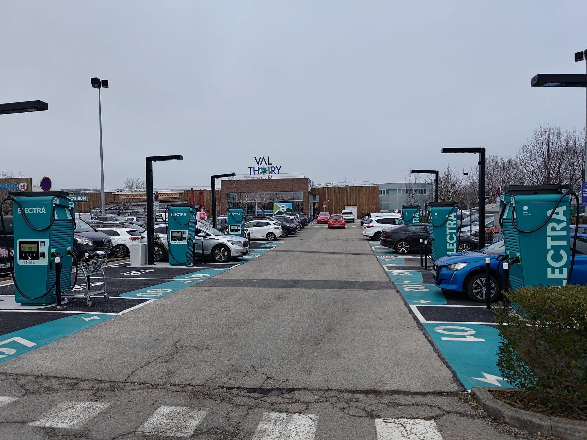 Val Thoiry (2) | Thoiry, Auvergne-Rhône-Alpes | EV Station