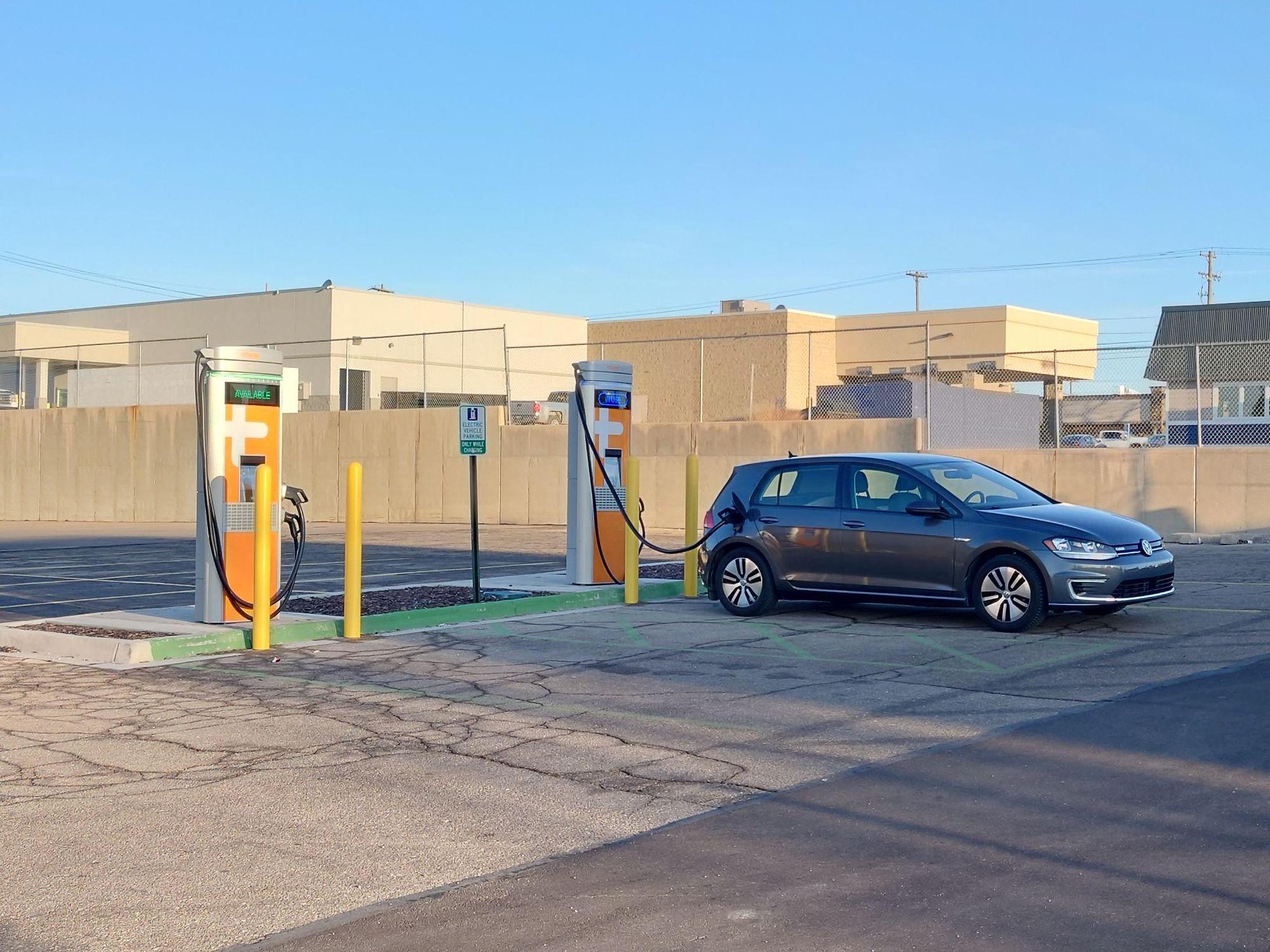 Frandor Shopping Center | Lansing, MI | EV Station