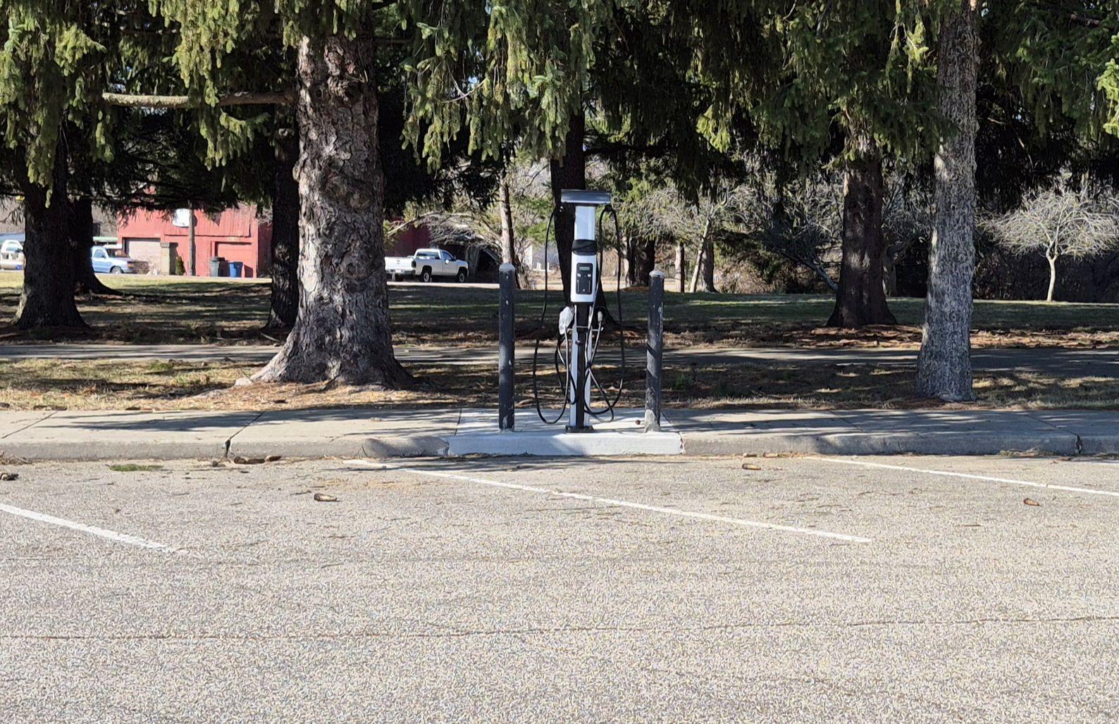 Possum Creek Metropark - Education Building | Dayton, OH | EV Station