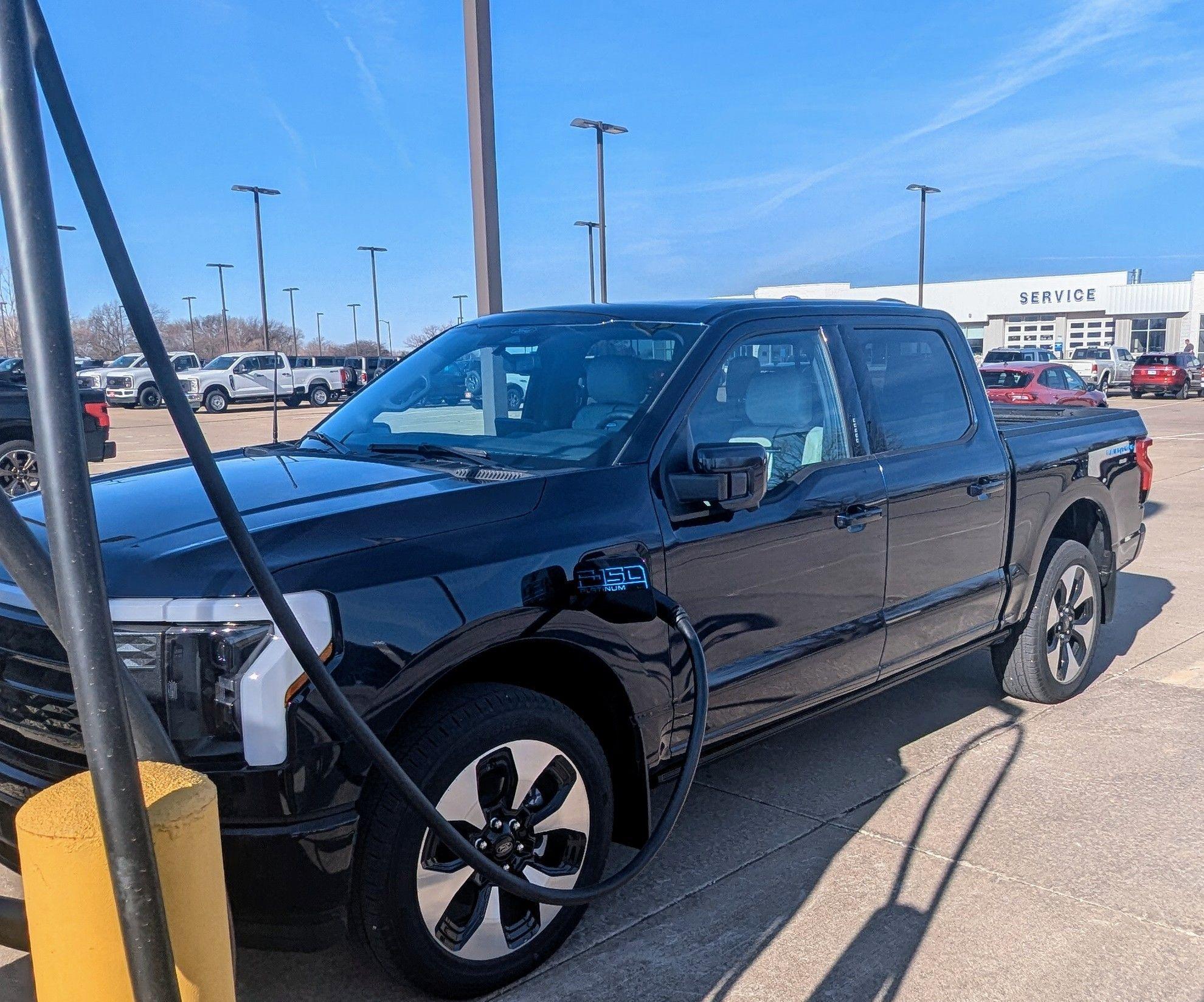 Lindquist Ford | Bettendorf, IA | EV Station