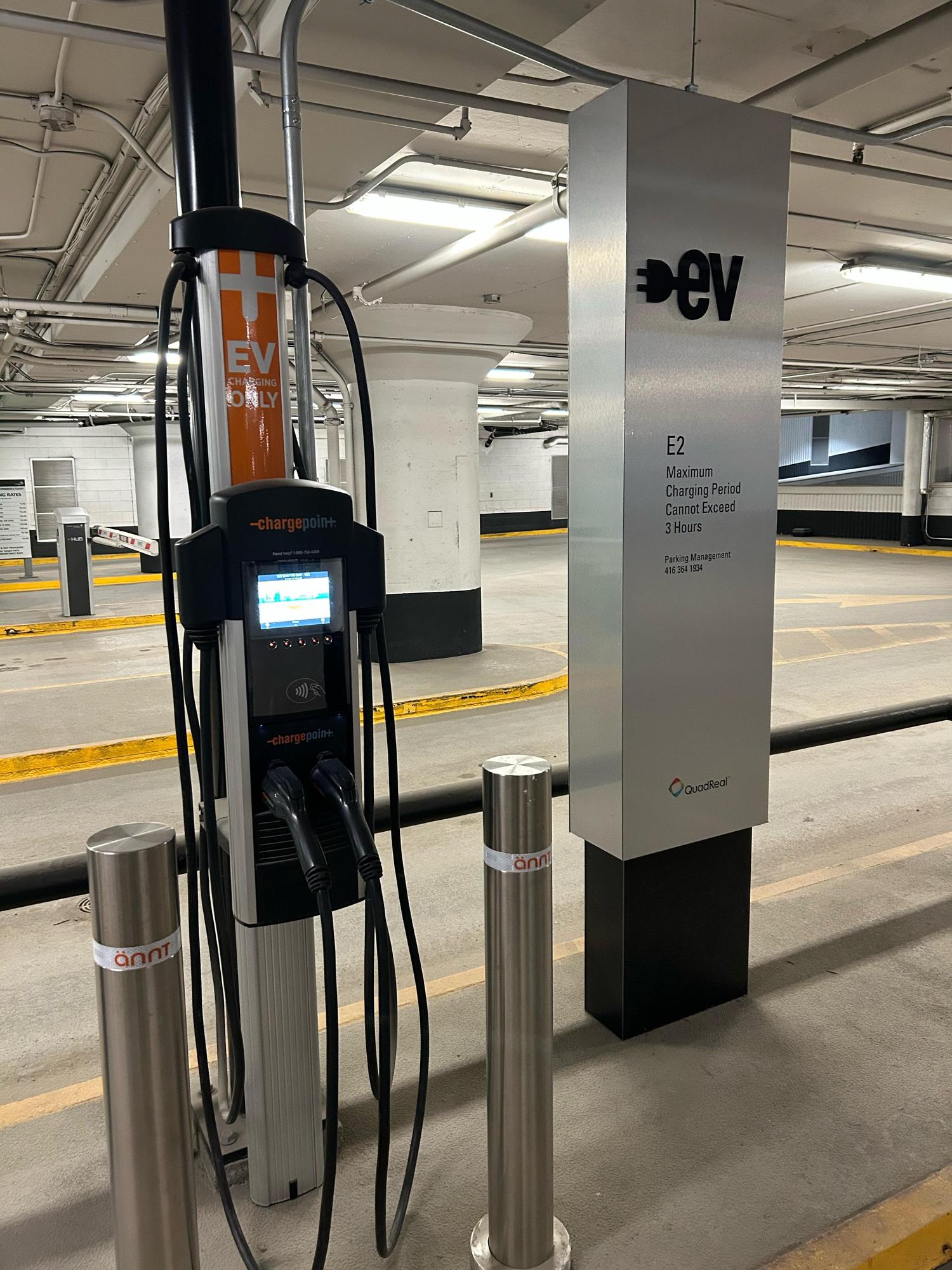 Commerce Court West | Toronto, ON | EV Station