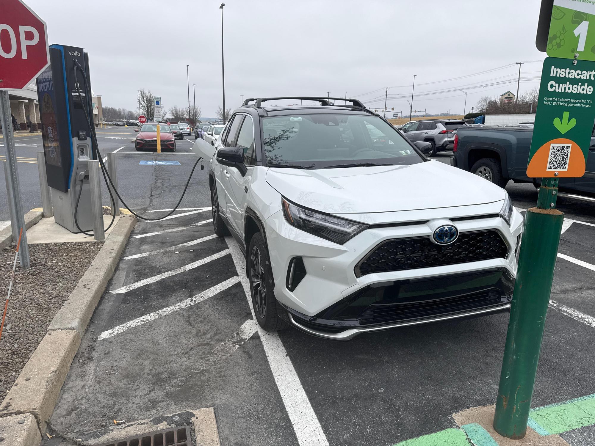 Spring Towne Shopping Center | Sinking Spring, PA | EV Station