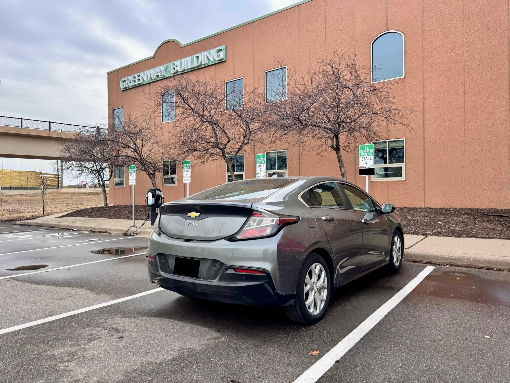 Greenway Building | Minneapolis, MN | EV Station