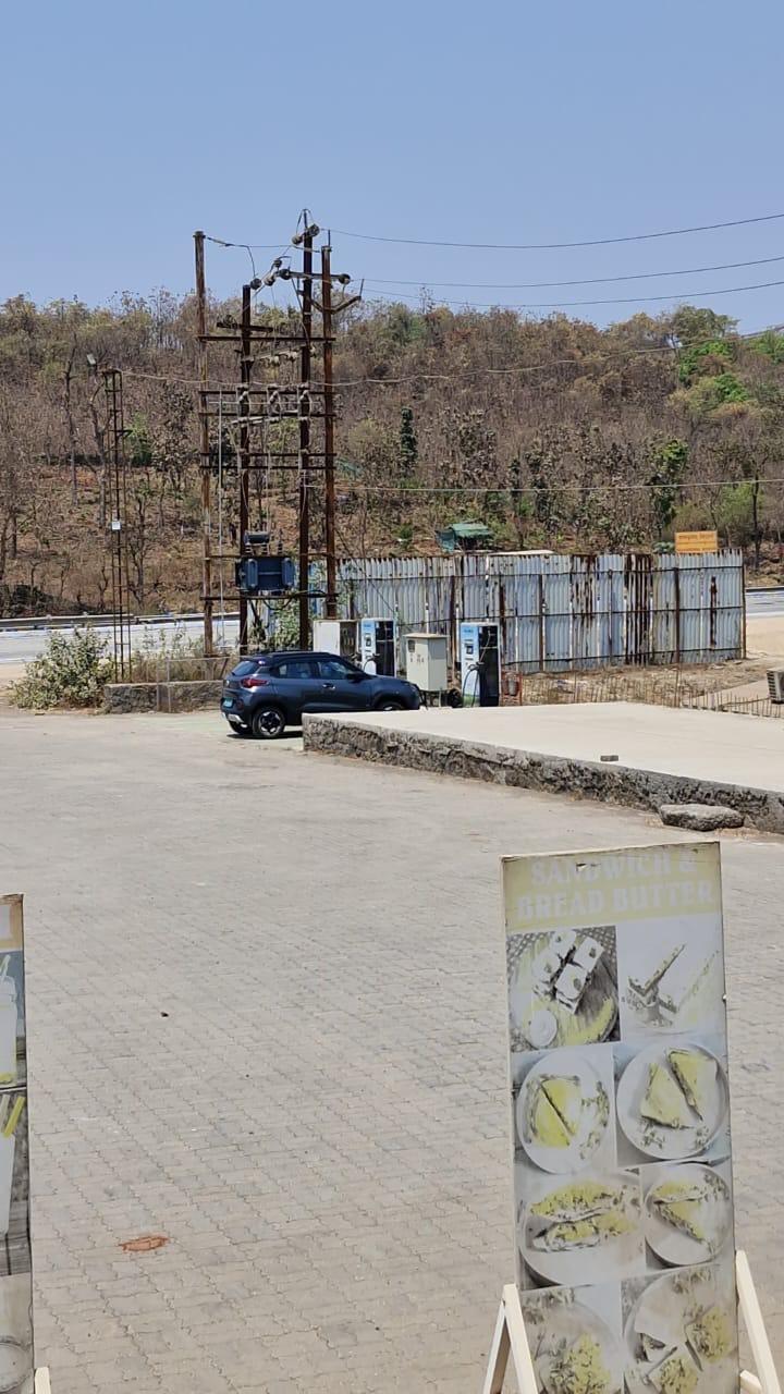 Glida-Hotel Maxus हॉटेल मैक्सस | Sakawar, MH | EV Station