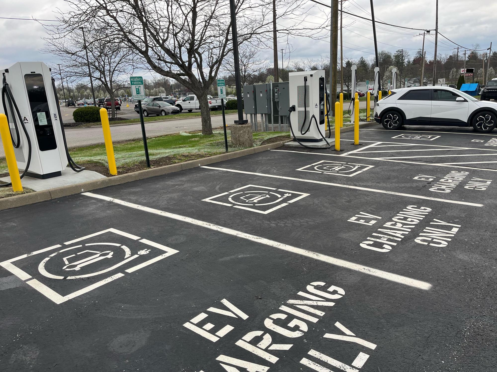 Beechmont Ford | Cincinnati, OH | EV Station