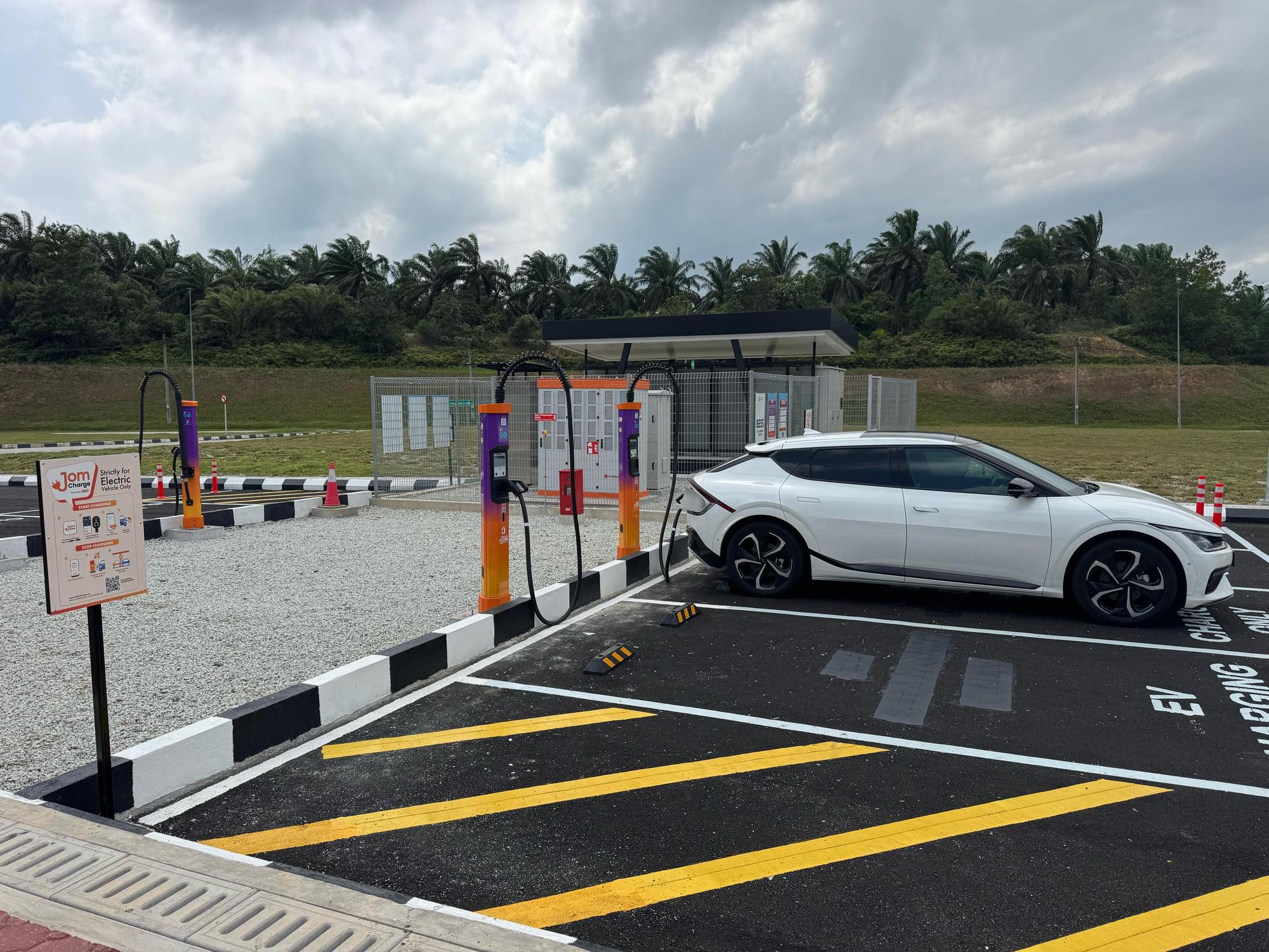 R&R Perasing both bounds | Chukai, Terengganu | EV Station