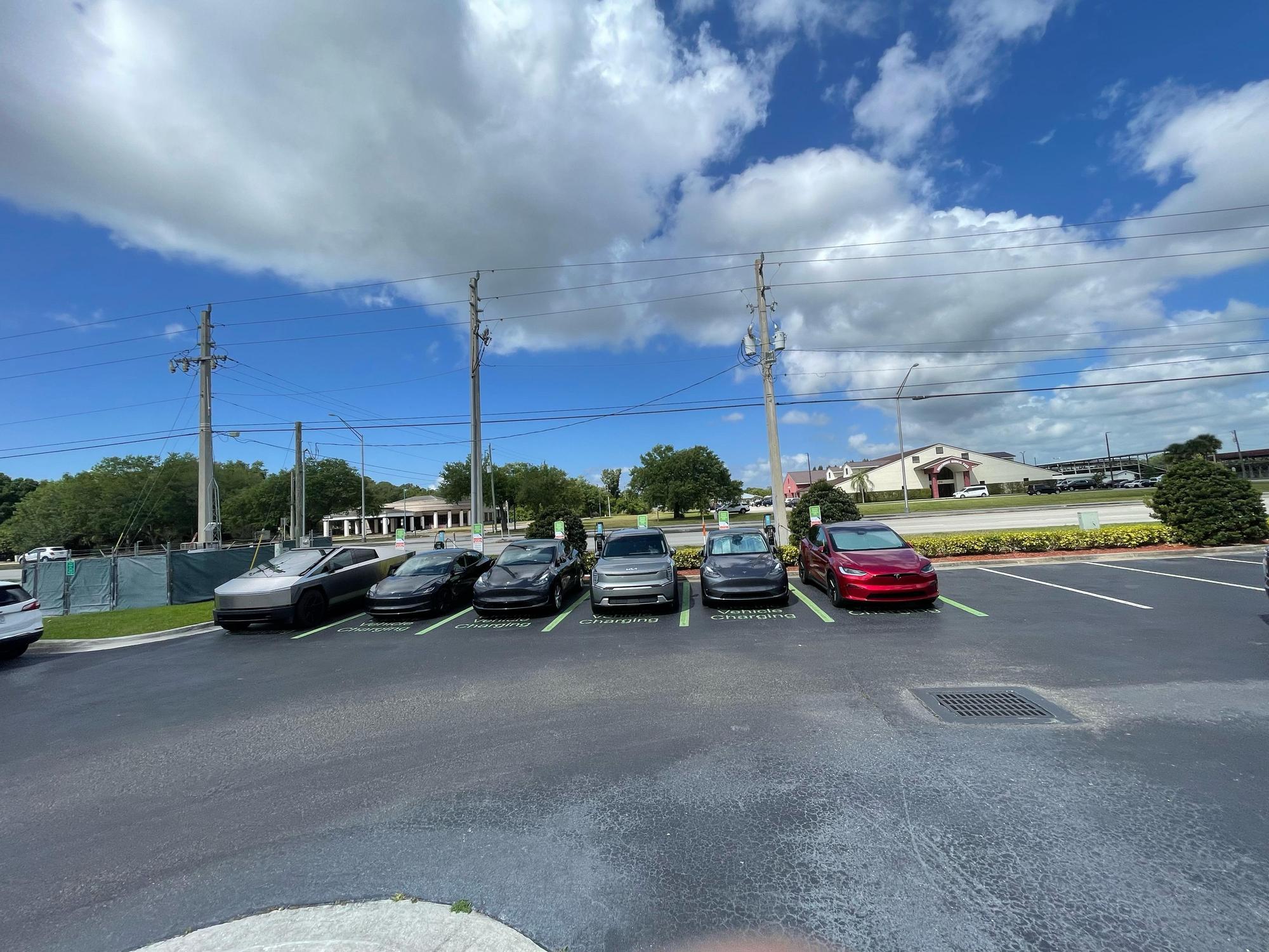 HCA Florida Raulerson Hospital | Okeechobee, FL | EV Station