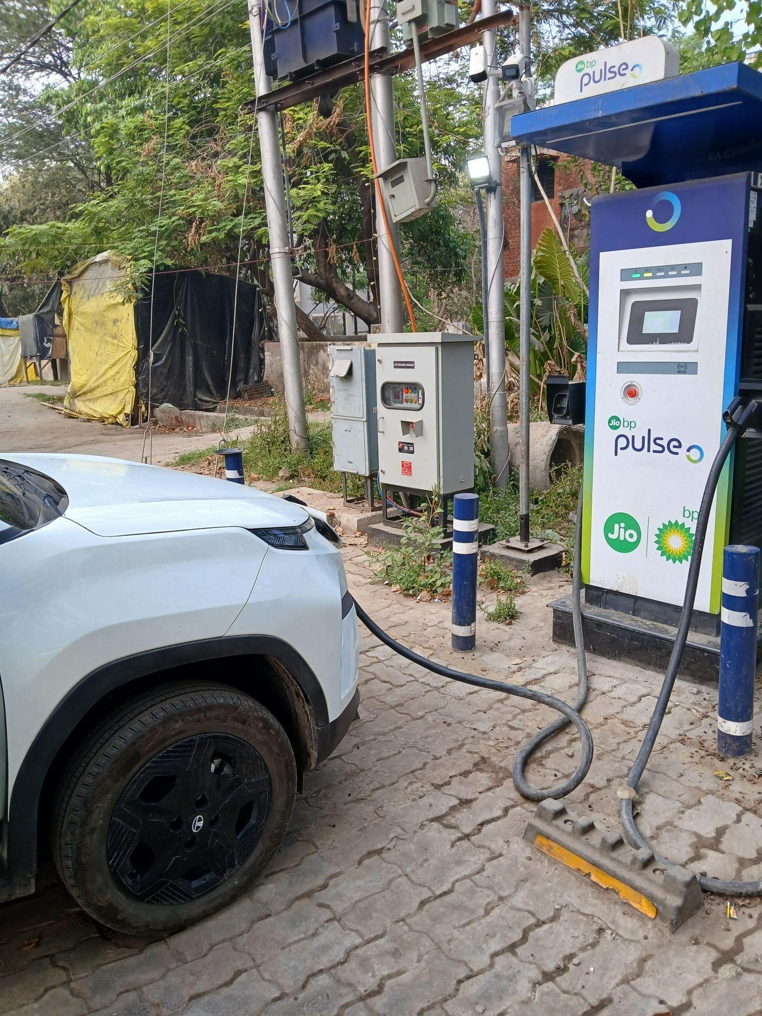 Saket Nagar | JioBP | Kanpur, UP | EV Station