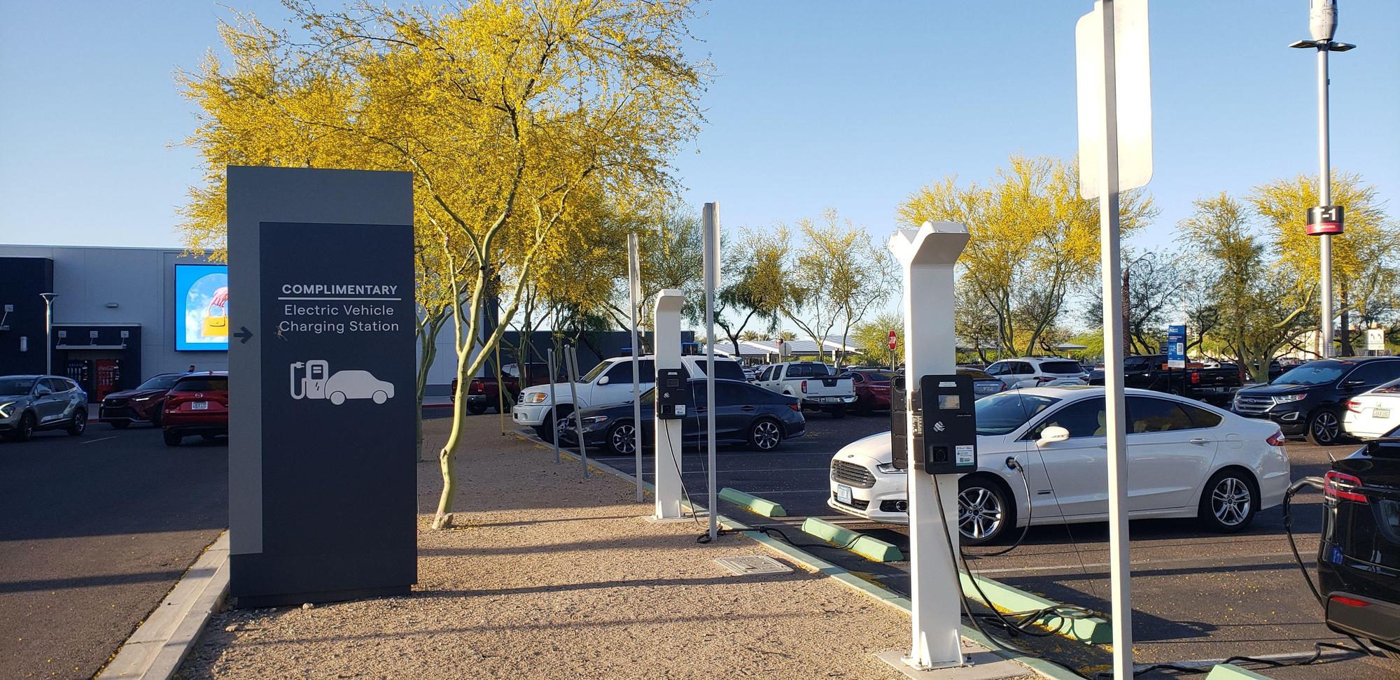 Tanger Outlets Phoenix - Express Factory Outlet (2) | Glendale, AZ | EV ...