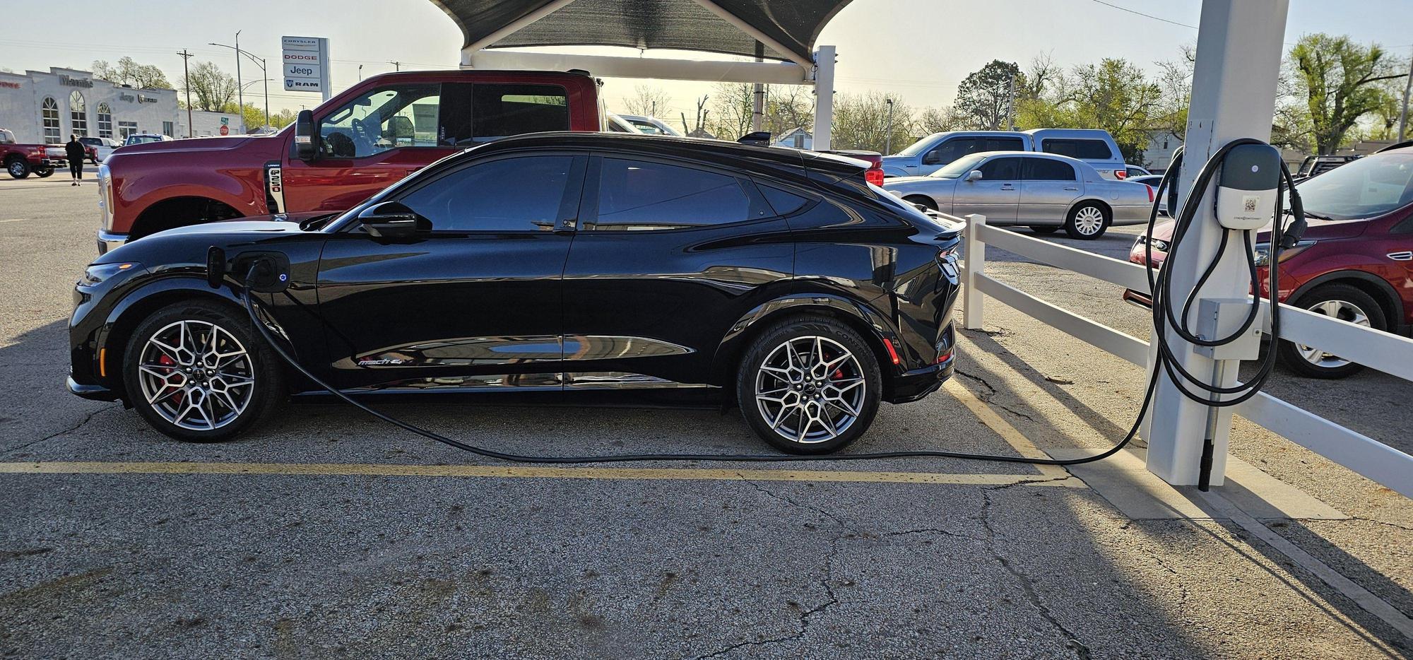 Marmie Ford Public Use 19kw/80amp | Great Bend, KS | EV Station