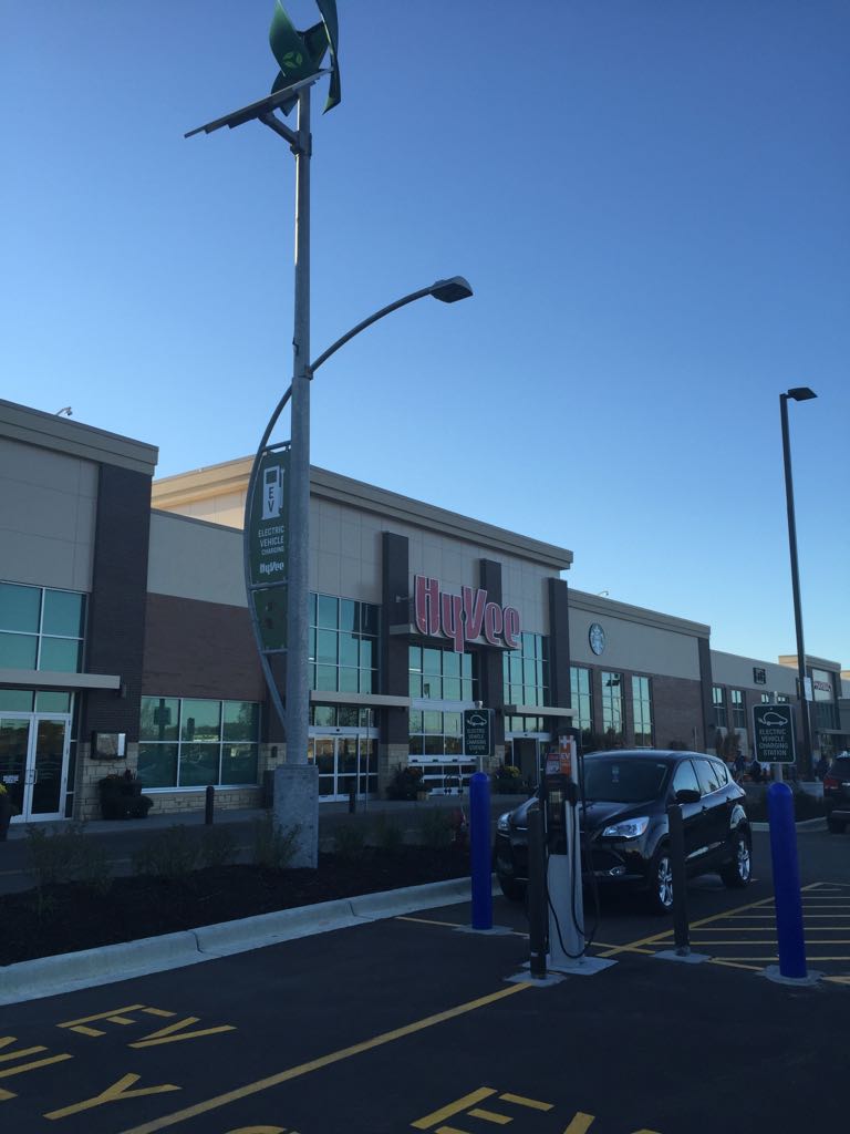 Hy-Vee | Eagan, MN | EV Station