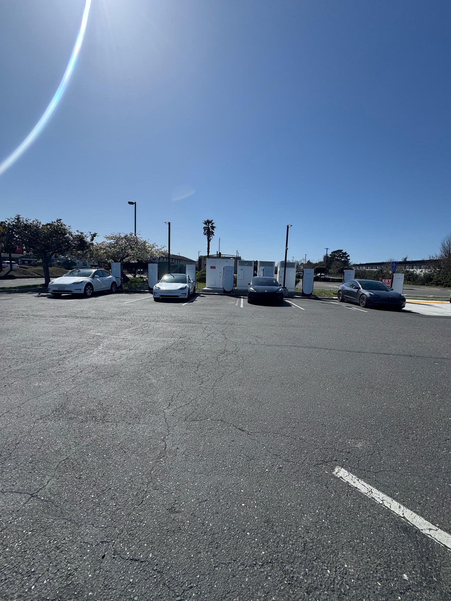Valley West Shopping Center | Arcata, CA | EV Station