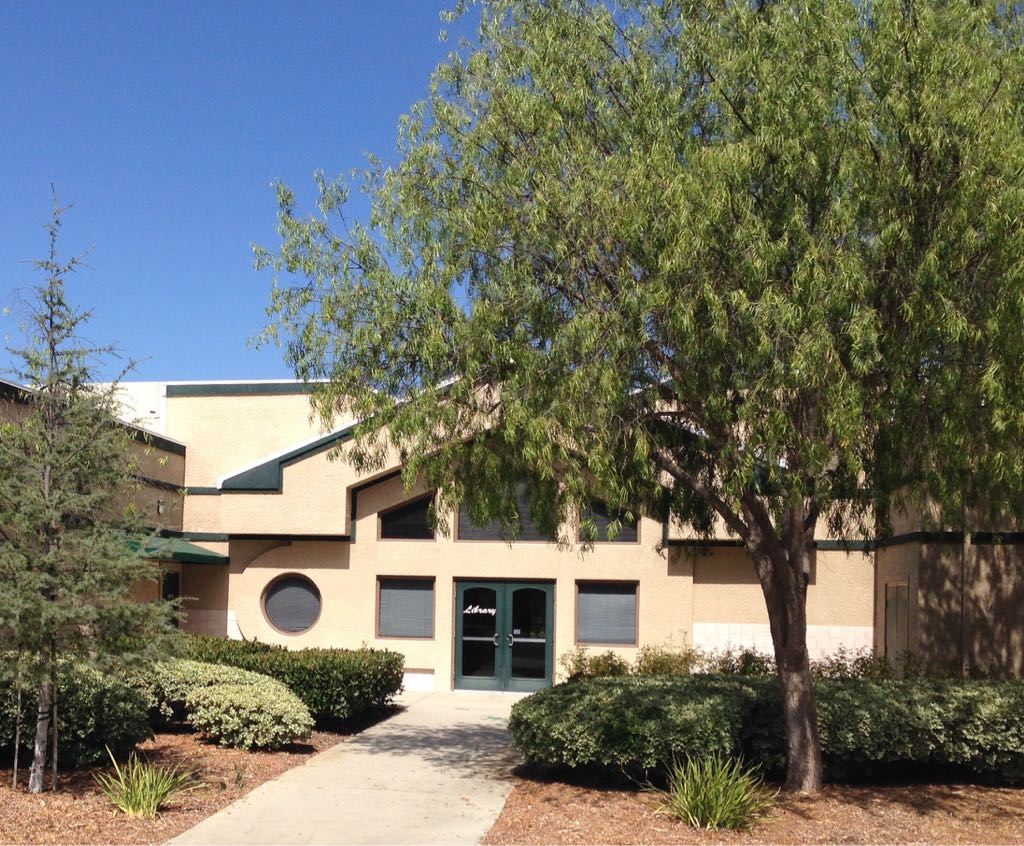 Red Oak Elementary | Oak Park, CA | EV Station