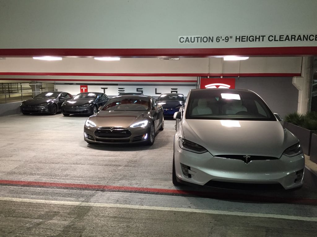 Tesla Motors Bellevue Square | Bellevue, WA | EV Station
