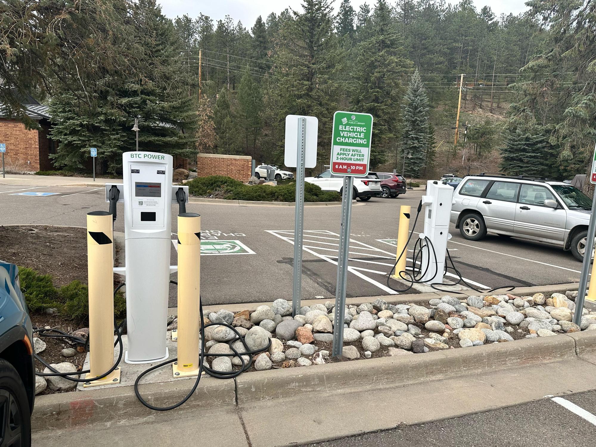 Evergreen Library - Jefferson County | Evergreen, CO | EV Station