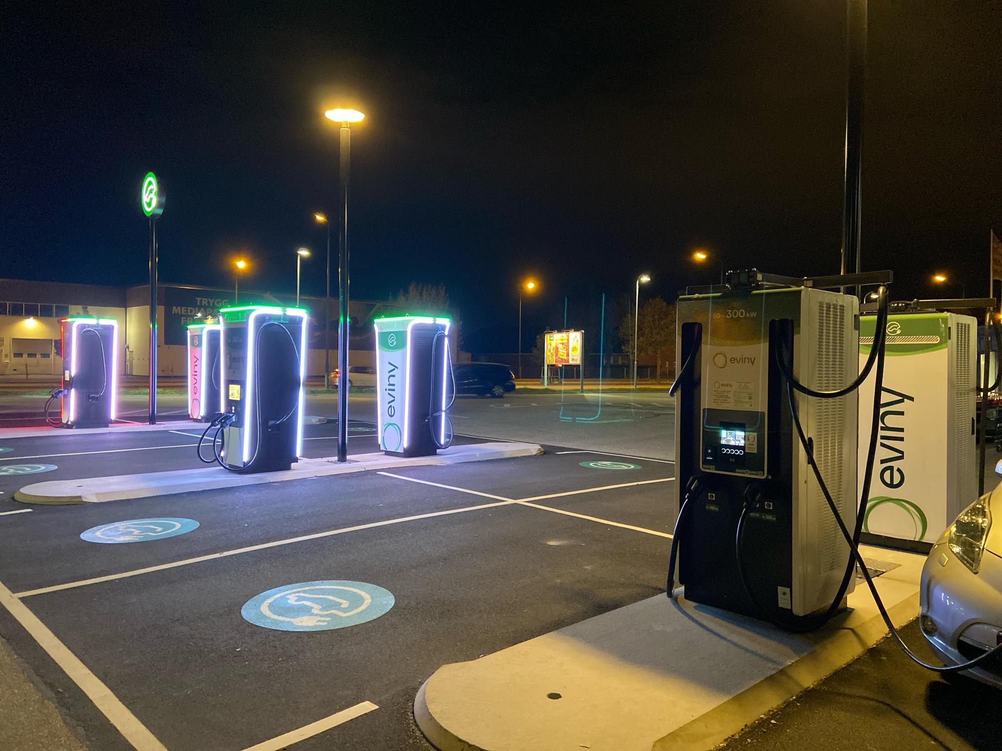 Eviny ICA Maxi | Cypressvägen 4, 213 63 Malmö, Sweden | EV Station