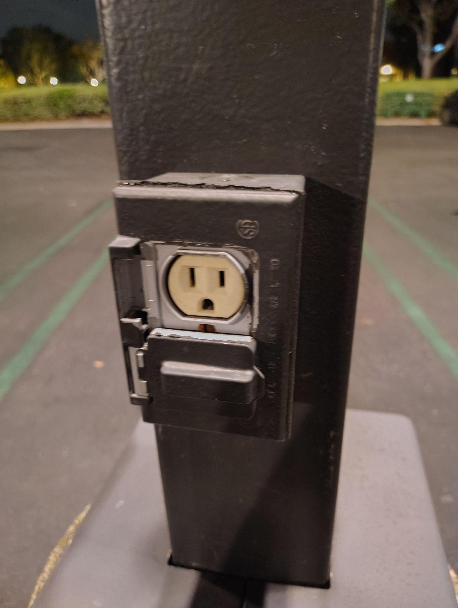 Alton Square | Irvine, CA | EV Station