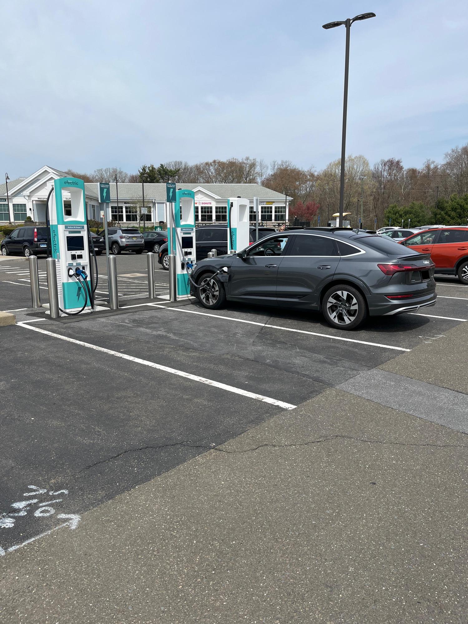 I-95 Madison SB Service Plaza - Exxon | Madison, CT | EV Station