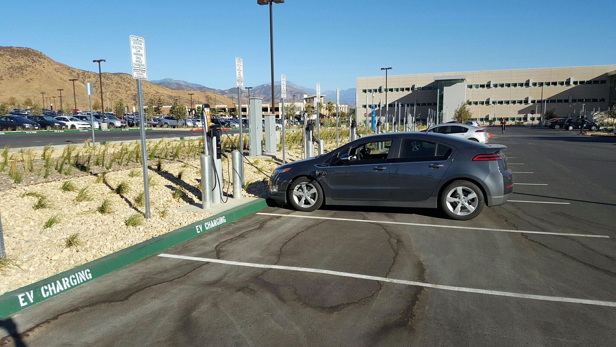 CSU San Bernardino - Parking Lot N | San Bernardino, CA | EV Station