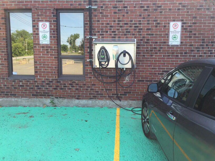 AmTech | Laval, QC | EV Station