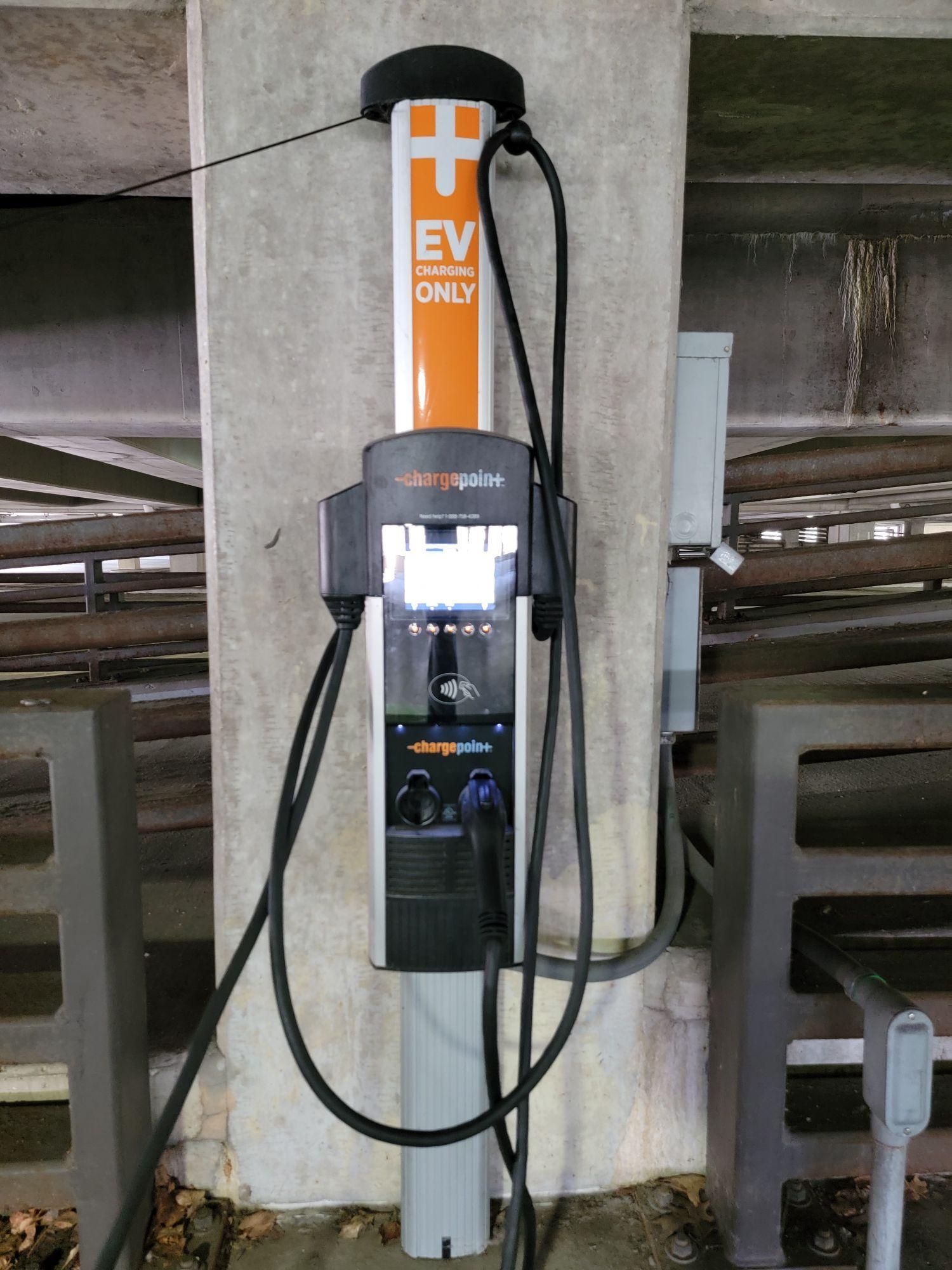Cook County Courthouse | Rolling Meadows, IL | EV Station