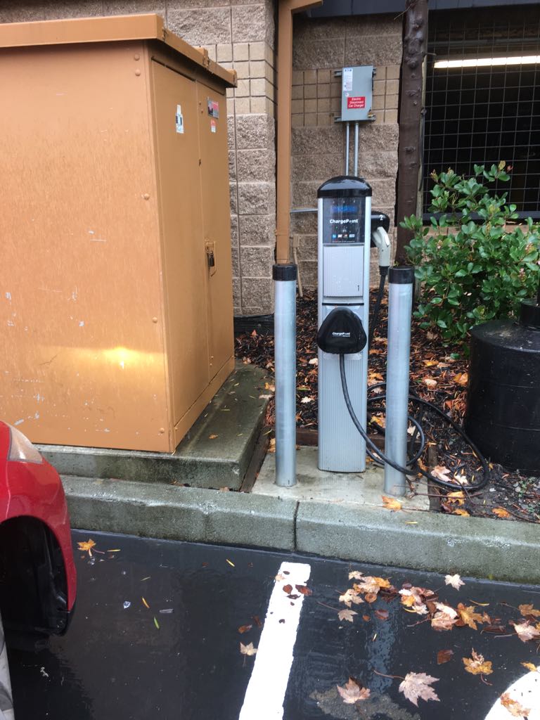 Bridgepoint Apartments | Foster City, CA | EV Station