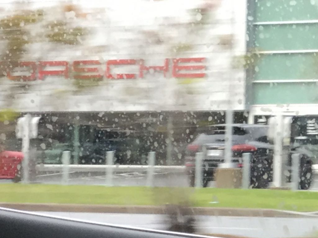 Porsche Lauzon | Laval, QC | EV Station