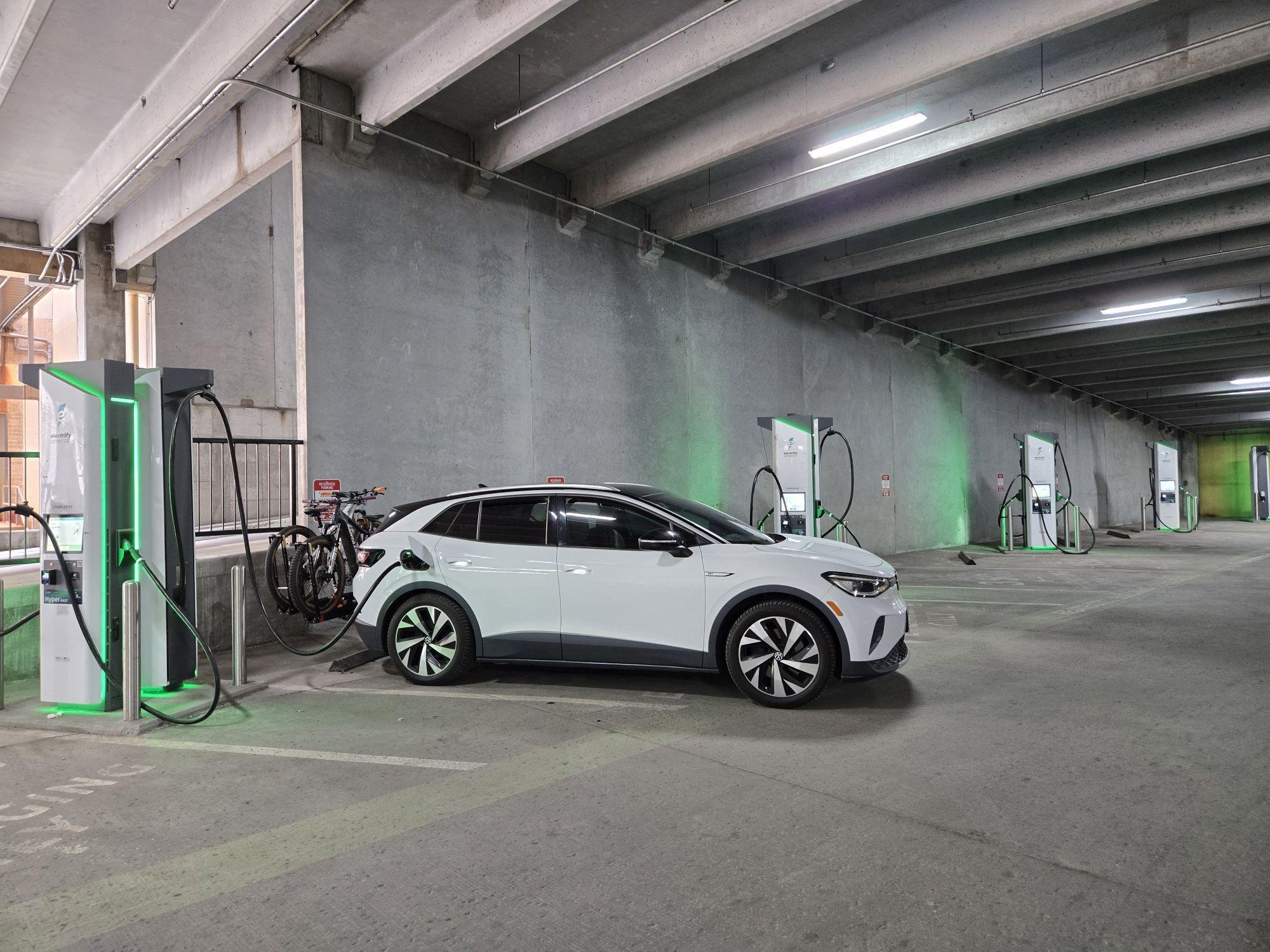 Country Club Plaza | KCMO, MO | EV Station