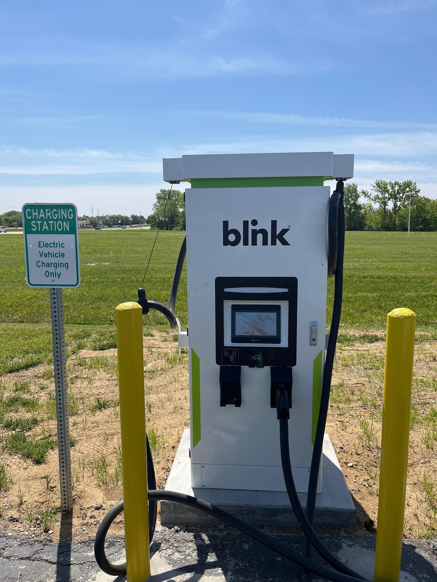 Trinity Chrysler Dodge Jeep Ram | Taylorville, IL | EV Station